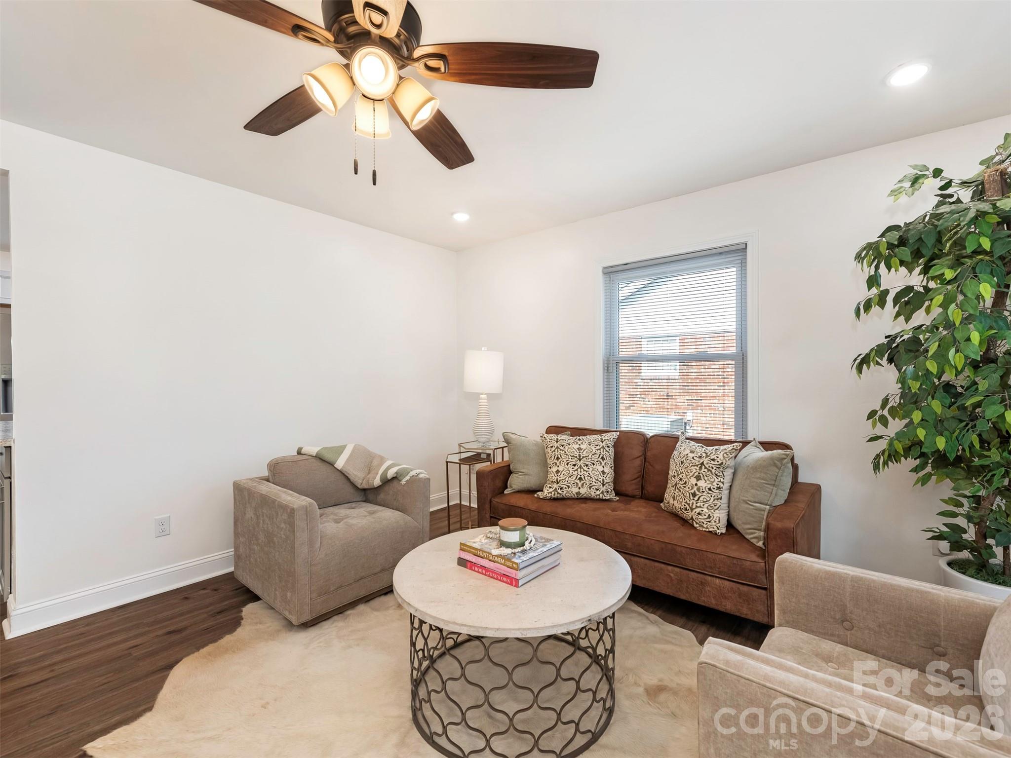 4014 Fieldcrest Road, Charlotte, NC - photo 3 of 37