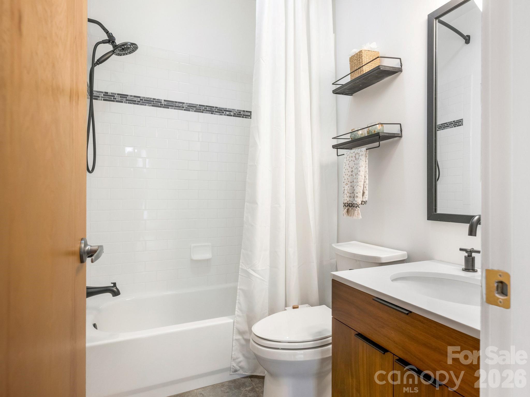 Photo 6 of 915 Westbrook Drive, Charlotte, NC