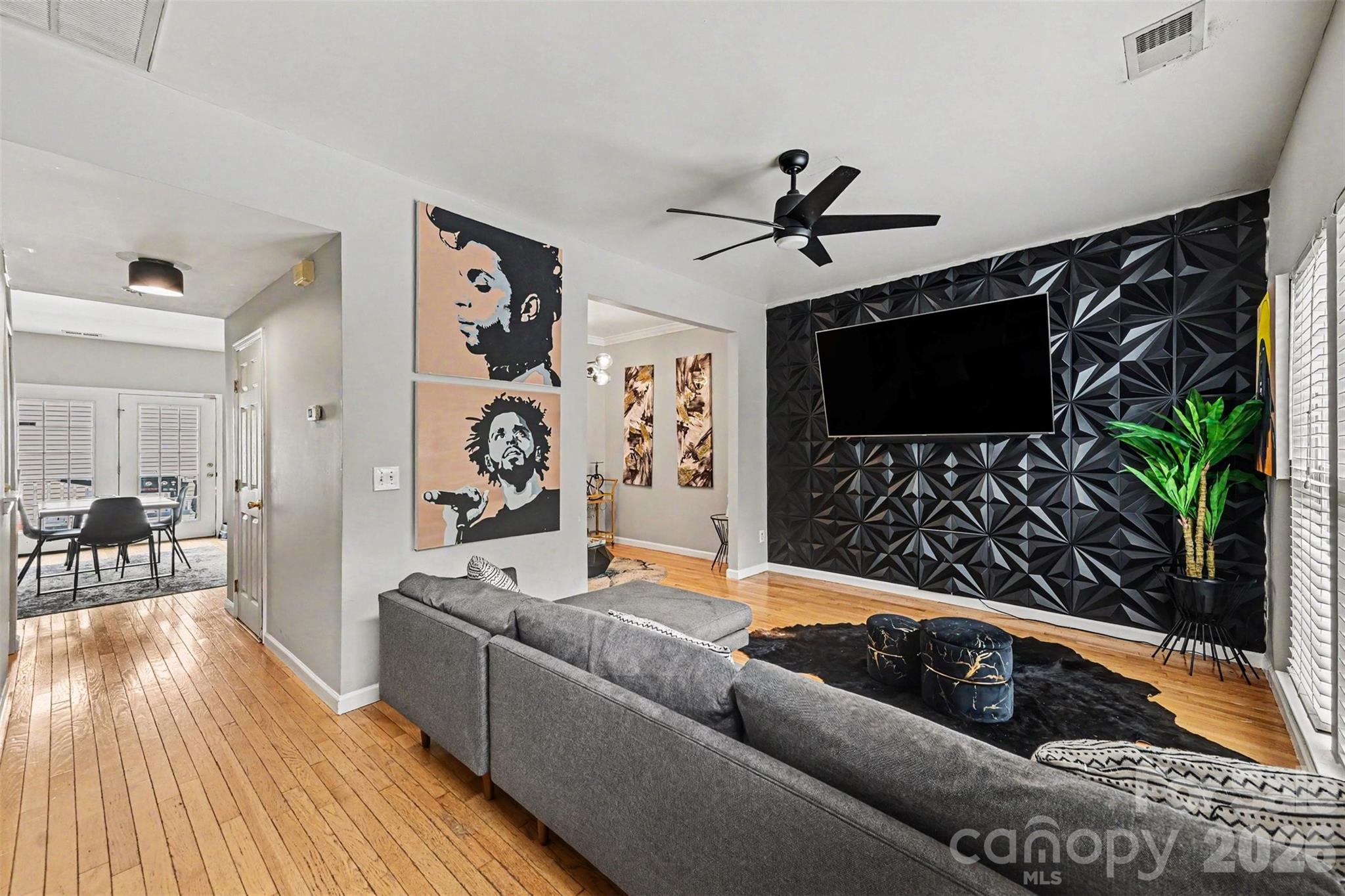 Photo 2 of 10946 Garden Oaks Lane, Charlotte, NC
