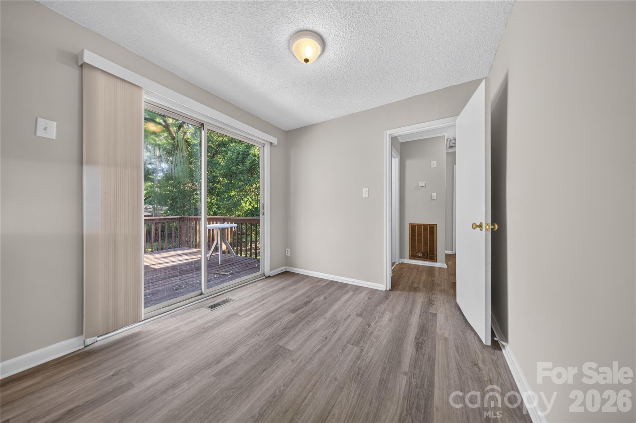 Photo 15 of 520 Inwood Drive, Charlotte, NC