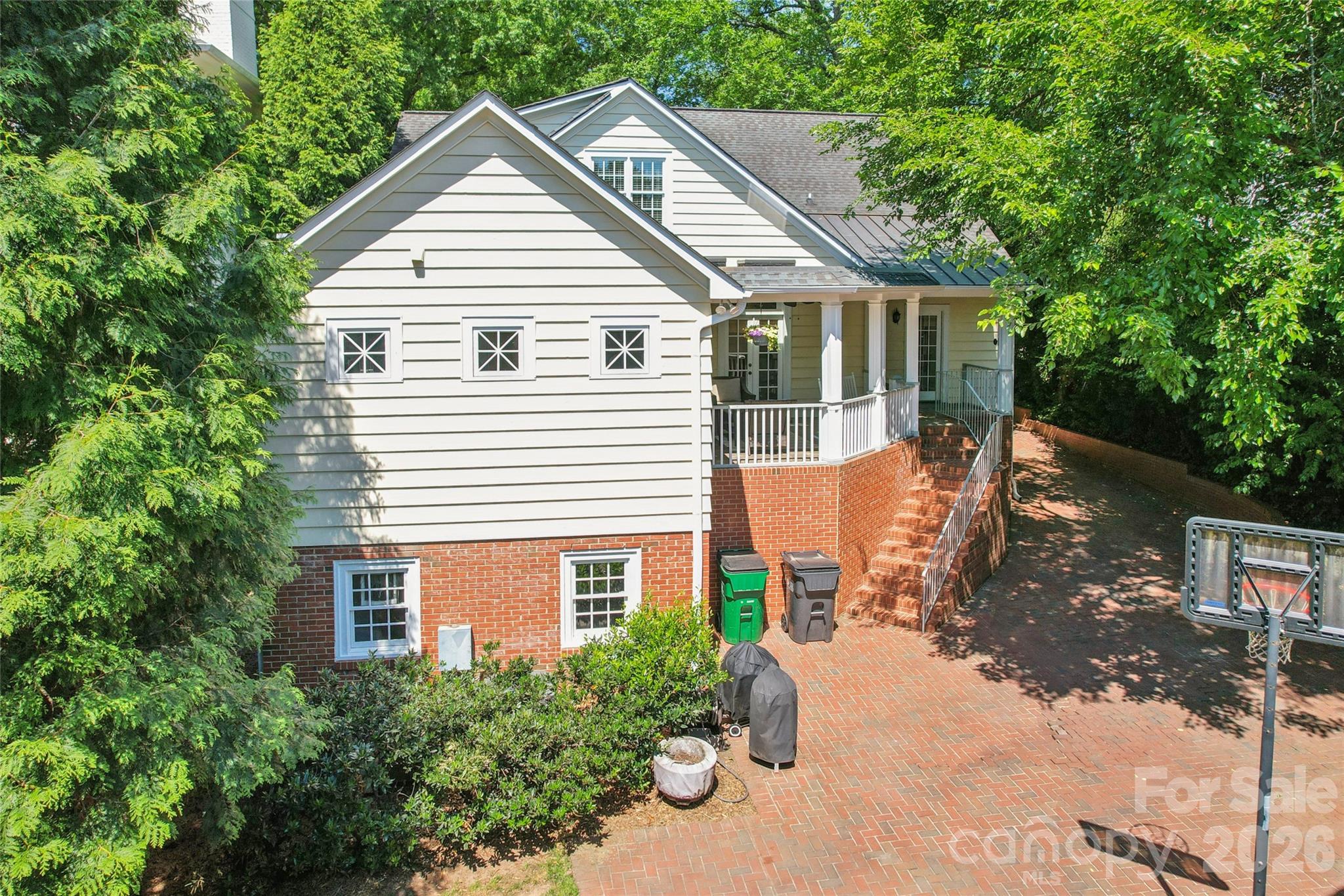 Photo 3 of 2623 Roswell Avenue, Charlotte, NC