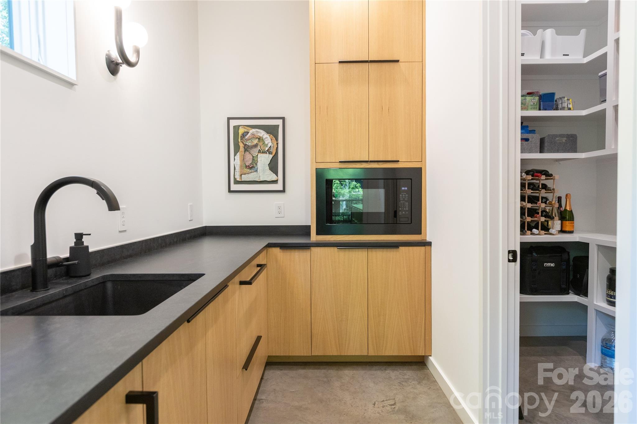 Photo 6 of 812 Herrin Avenue, Charlotte, NC