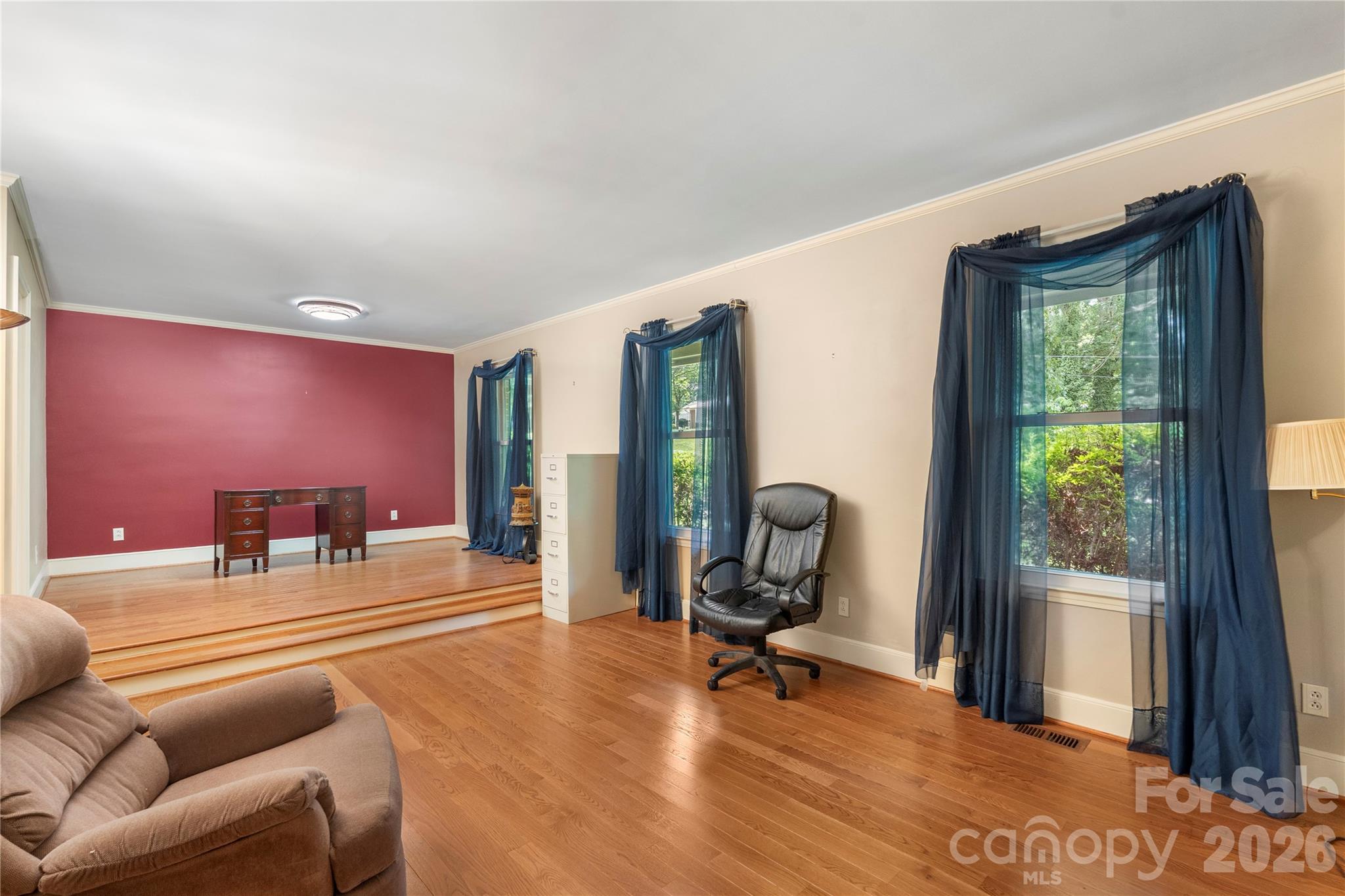 Home for sale at 221 Kingsway Circle, Charlotte, NC — photo 8 of 48