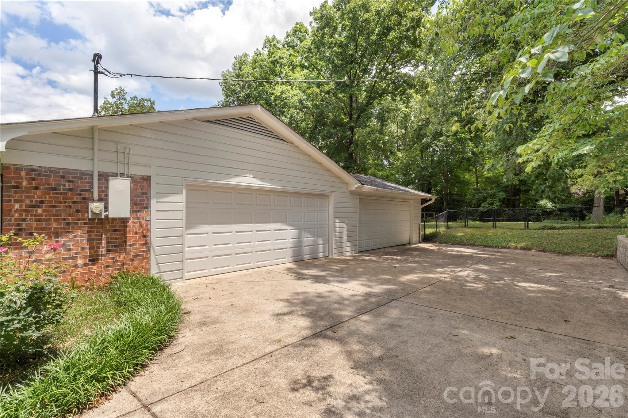 Home for sale at 221 Kingsway Circle, Charlotte, NC — photo 41 of 48