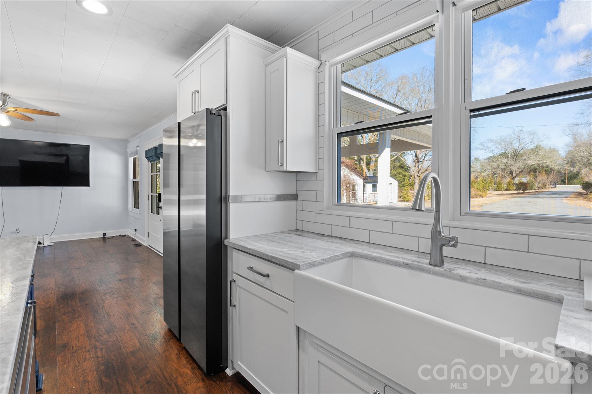 5214 Echo Valley Drive, Great Falls, SC - photo 9 of 41