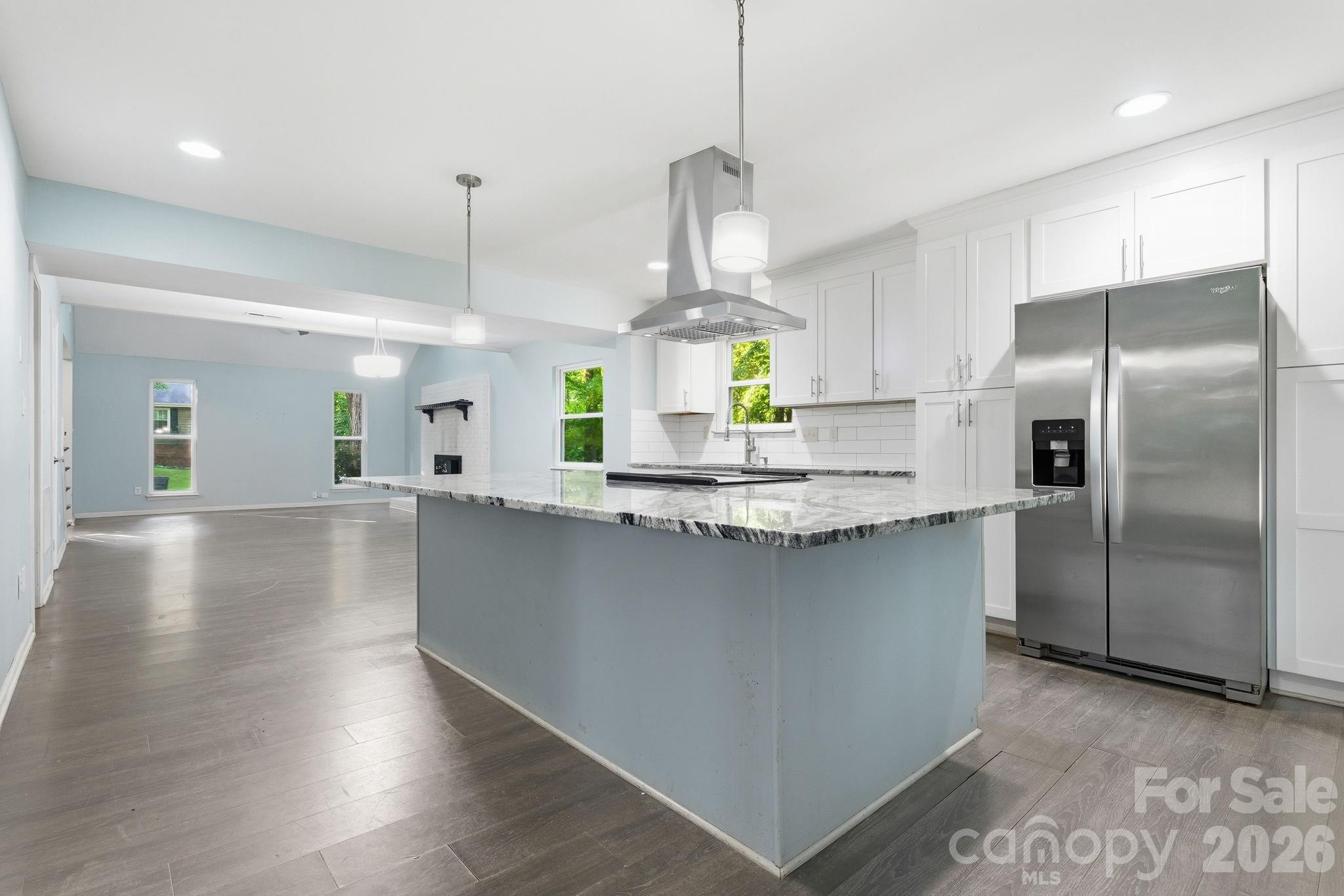Home for sale at 7401 Park Vista Circle, Charlotte, NC — photo 4 of 33