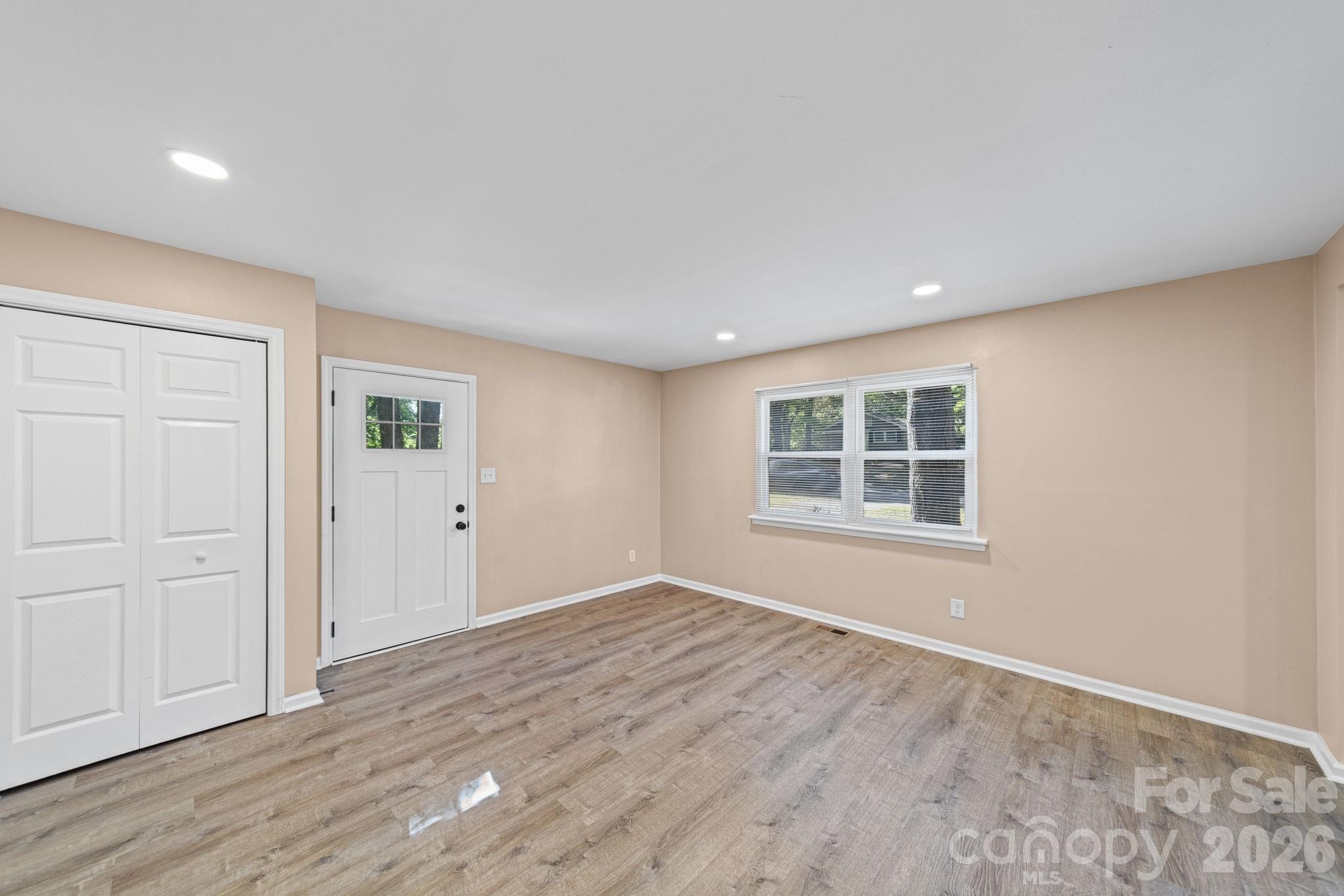 Photo 12 of 5045 Curtiswood Drive, Charlotte, NC