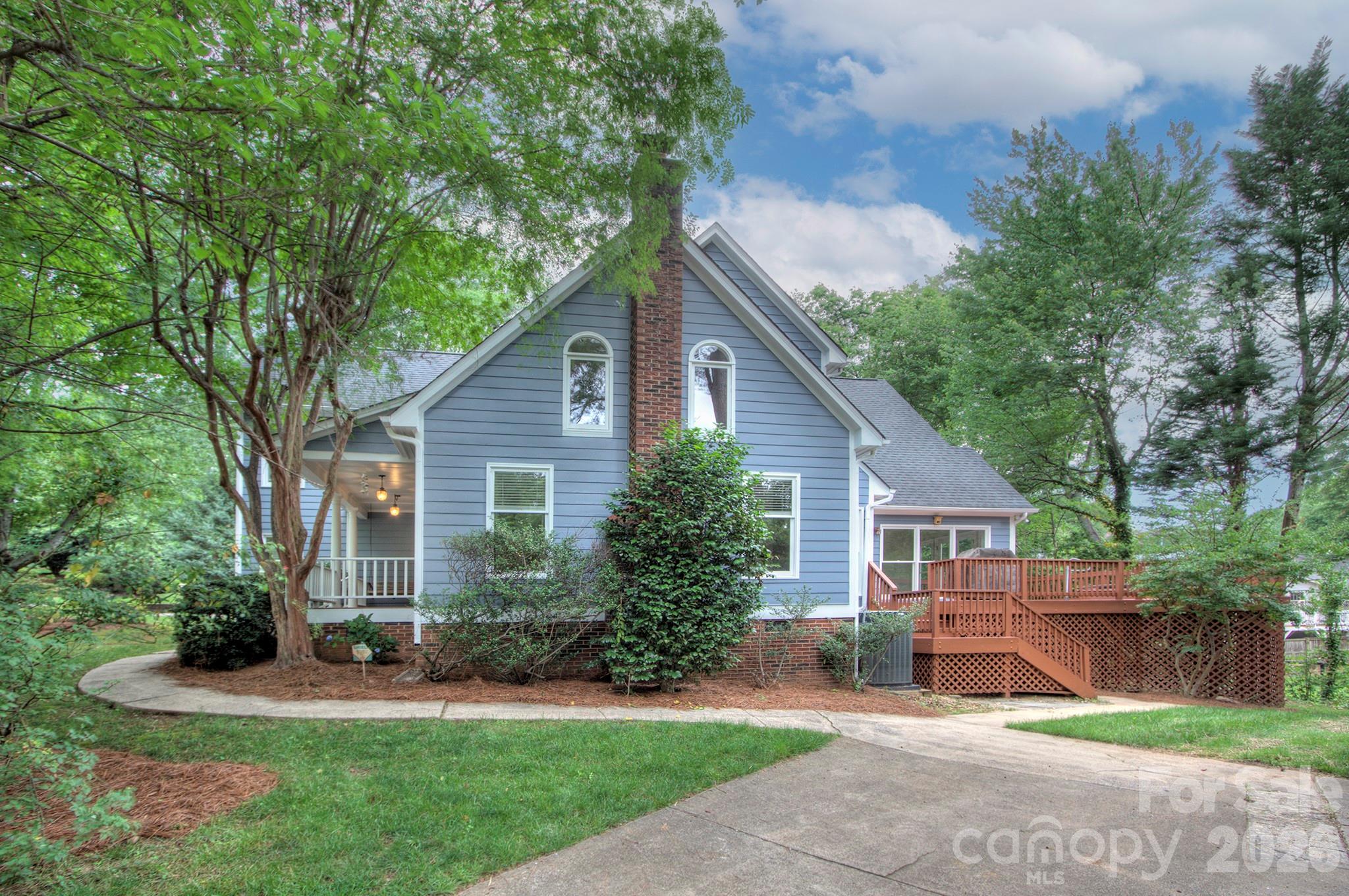 Photo 2 of 2000 Victorian Place, Charlotte, NC
