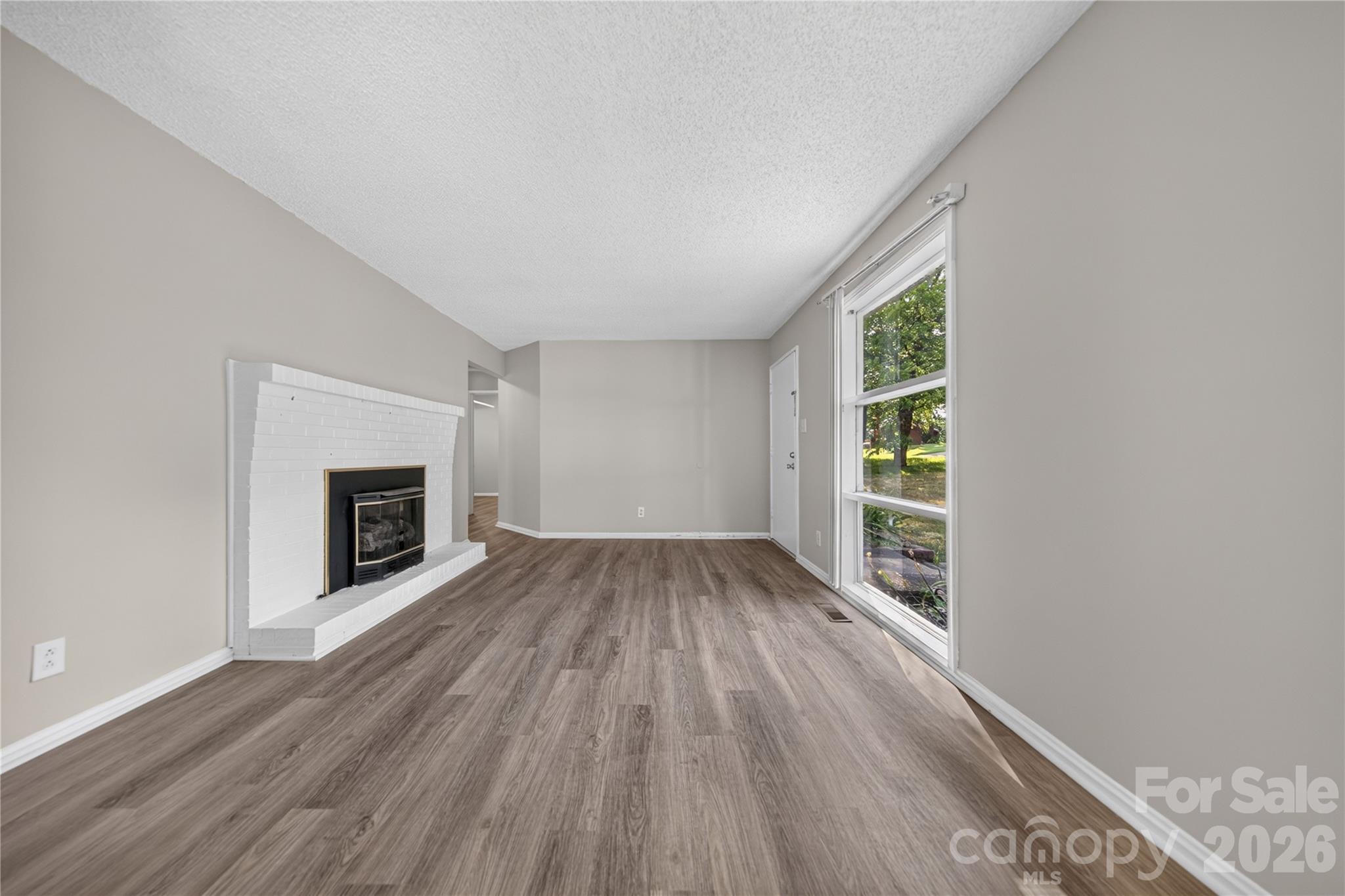 Photo 5 of 520 Inwood Drive, Charlotte, NC