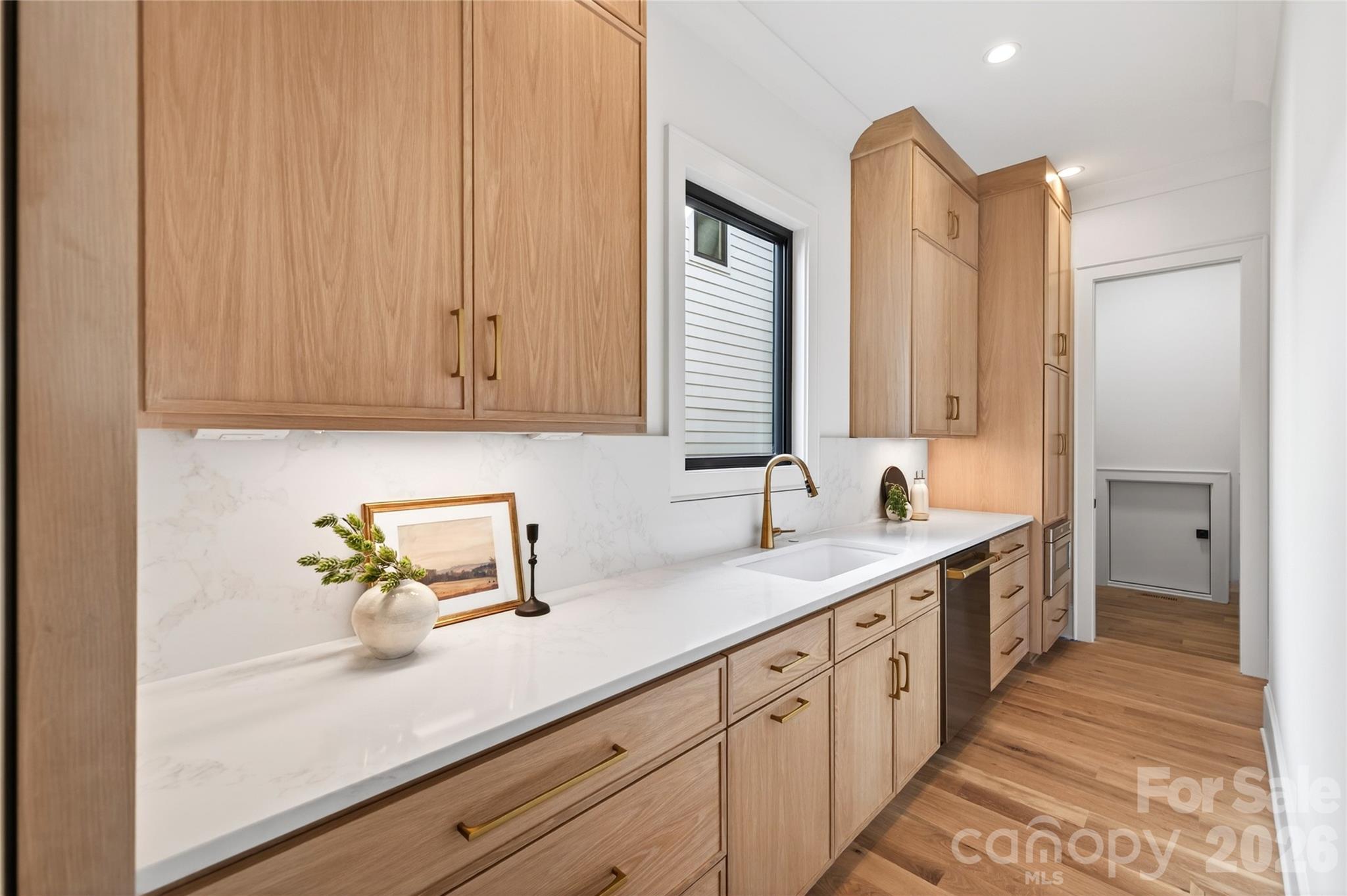 Photo 8 of 709 Bertonley Avenue, Charlotte, NC