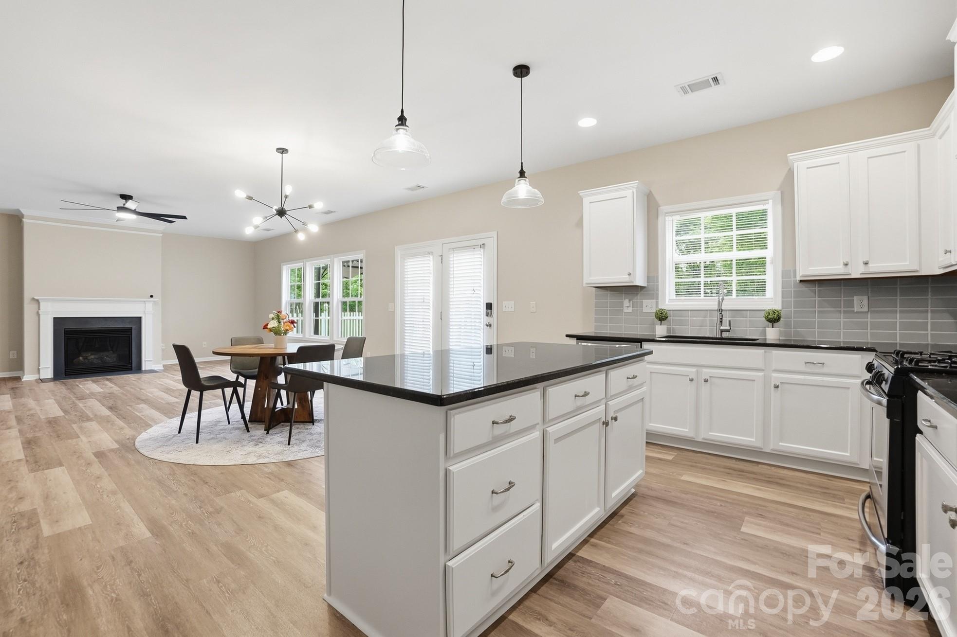 9013 Gailes Drive, Charlotte, NC - photo 14 of 42