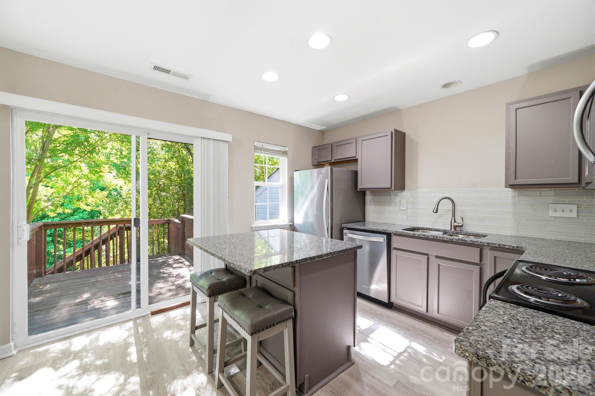 687 Rock Lake Glen, Fort Mill, SC - photo 13 of 36