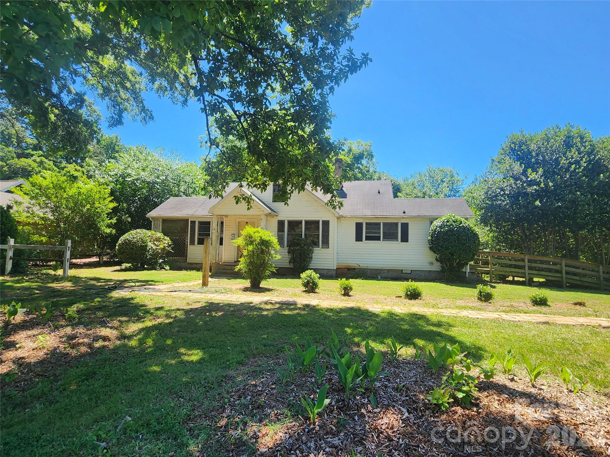 Photo 2 of 5510 Allen Road E, Charlotte, NC