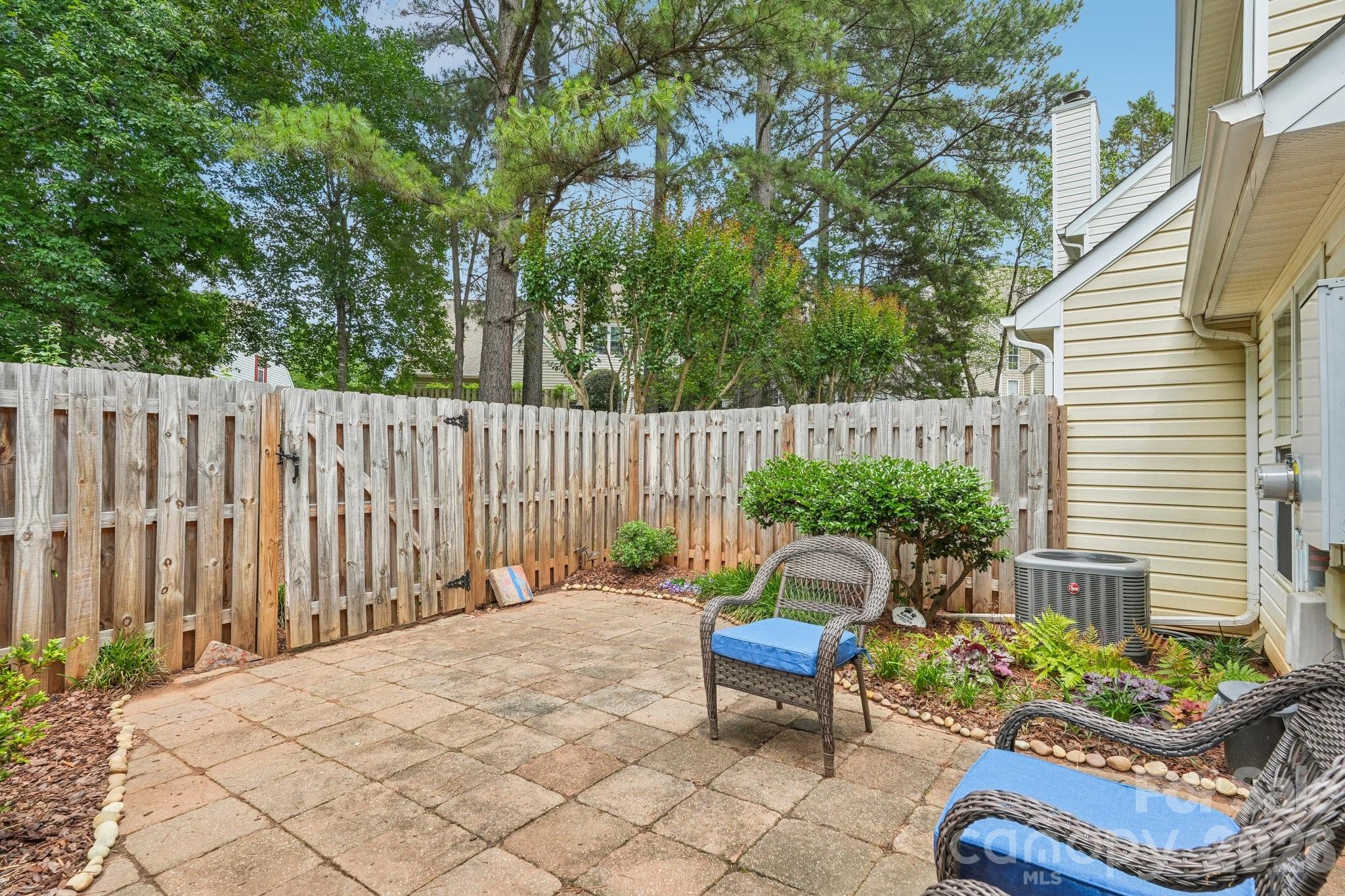 Photo 30 of 8406 Southgate Commons Drive, Charlotte, NC