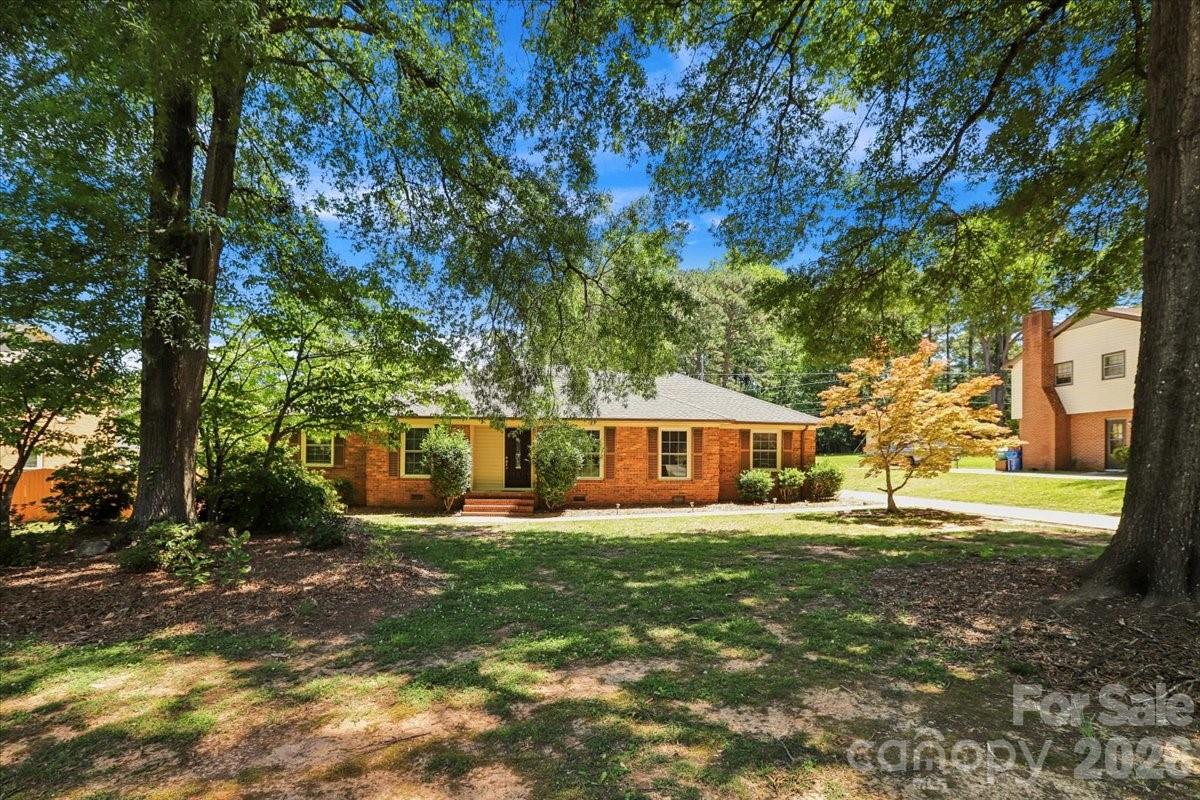 13507 Four Oaks Lane, Matthews, NC - photo 1 of 37
