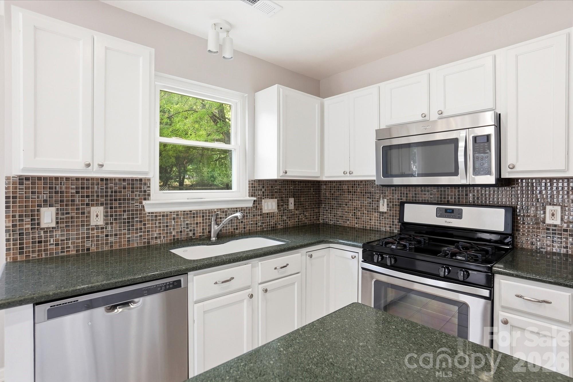 Photo 12 of 11323 Laurel View Drive, Charlotte, NC