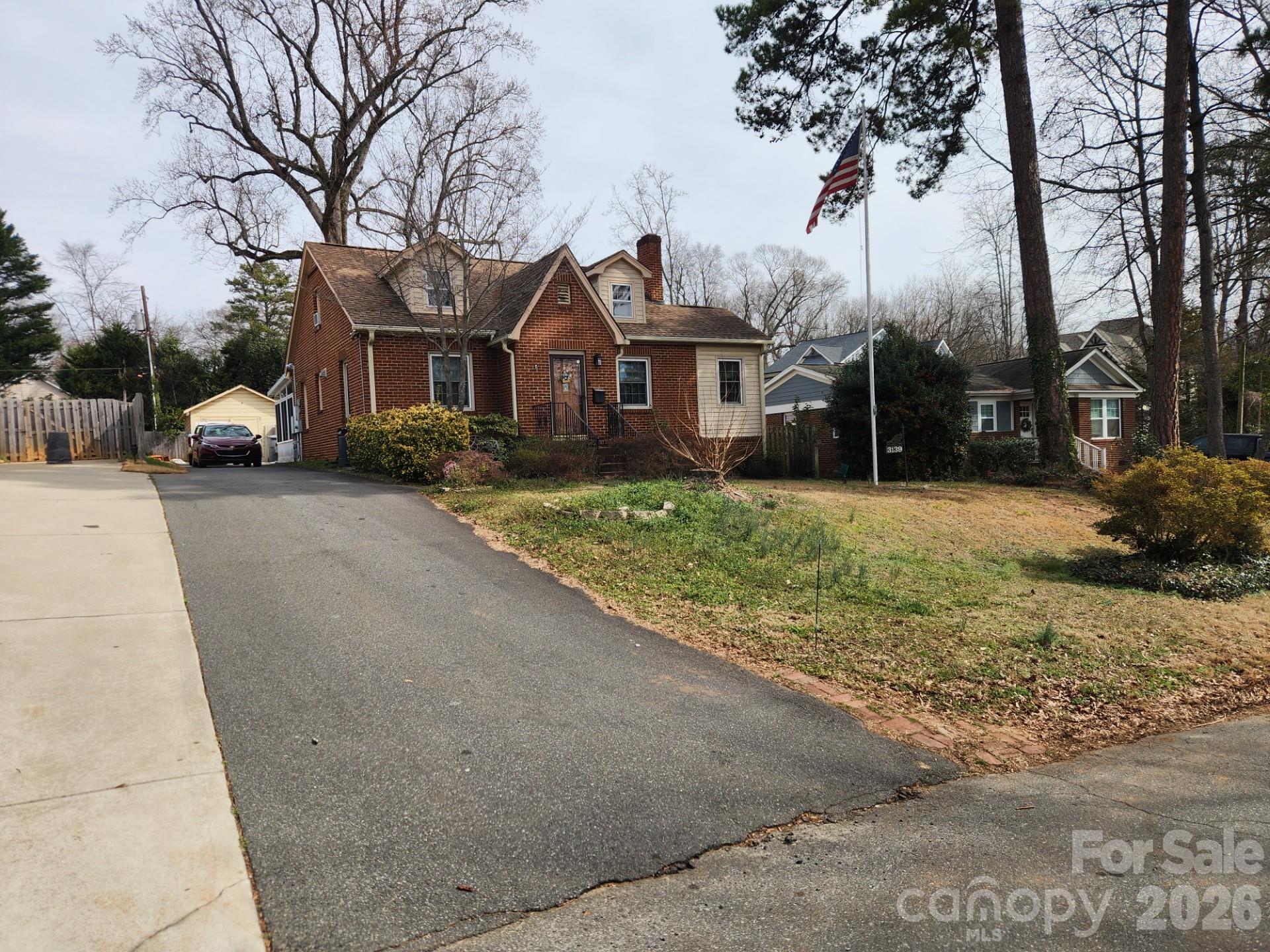 3139 Shenandoah Avenue, Charlotte, NC - photo 1 of 1