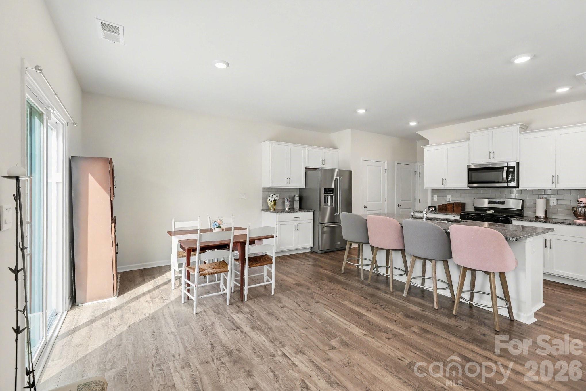 Photo 4 of 8133 Clairwood Drive, Charlotte, NC