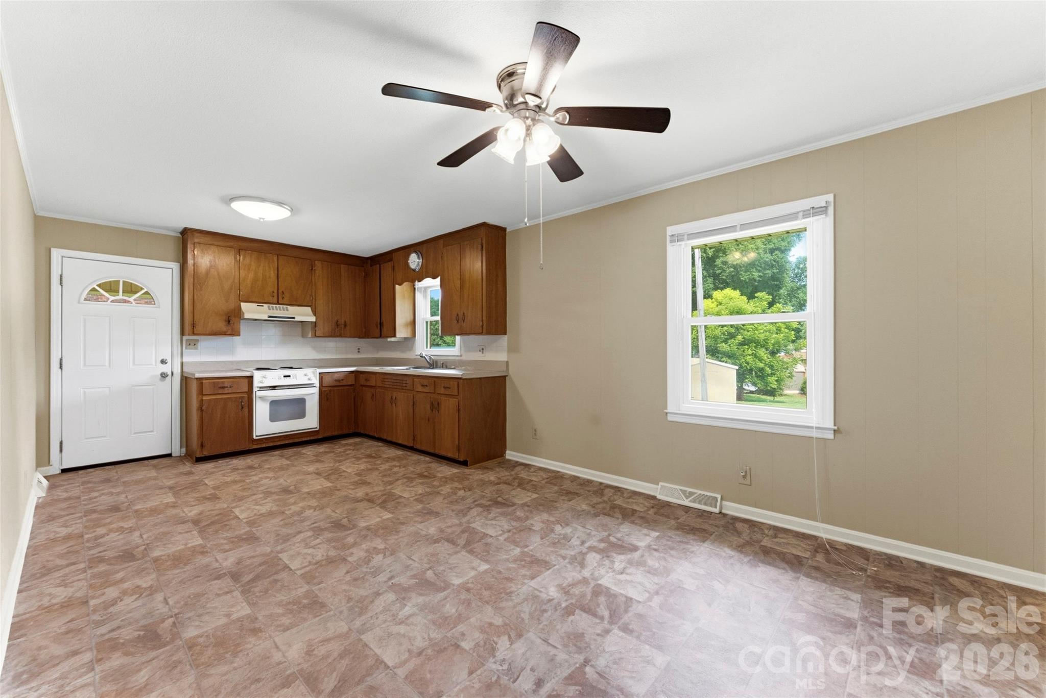 Home for sale at 609 Temple Street, Kings Mountain, NC — photo 8 of 41