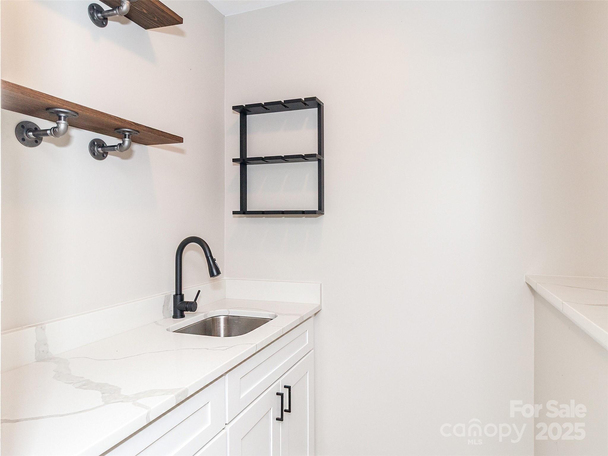 Photo 17 of 4020 Bon Rea Drive, Charlotte, NC