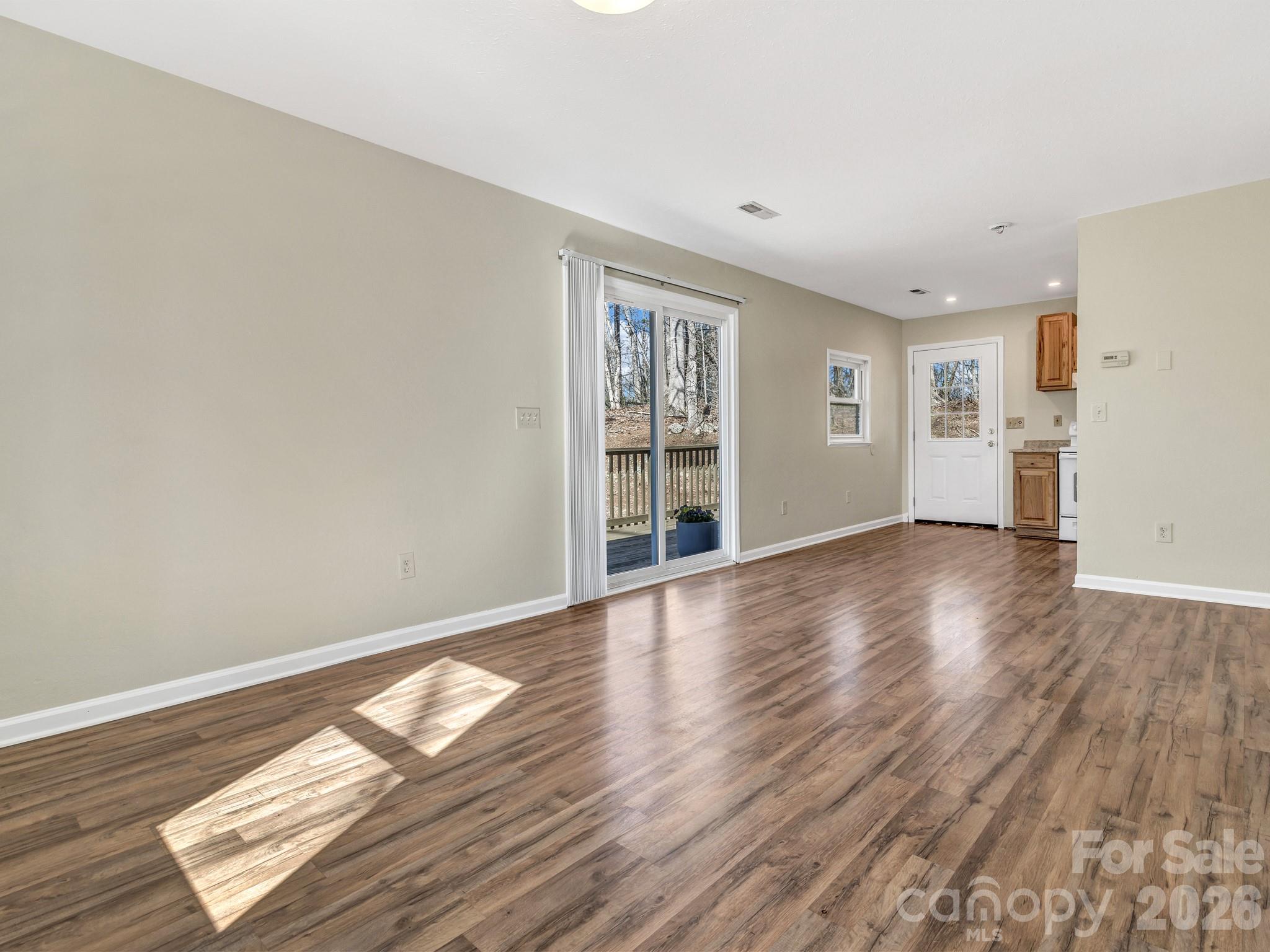 114 Elden Street, Hendersonville, NC - photo 8 of 28