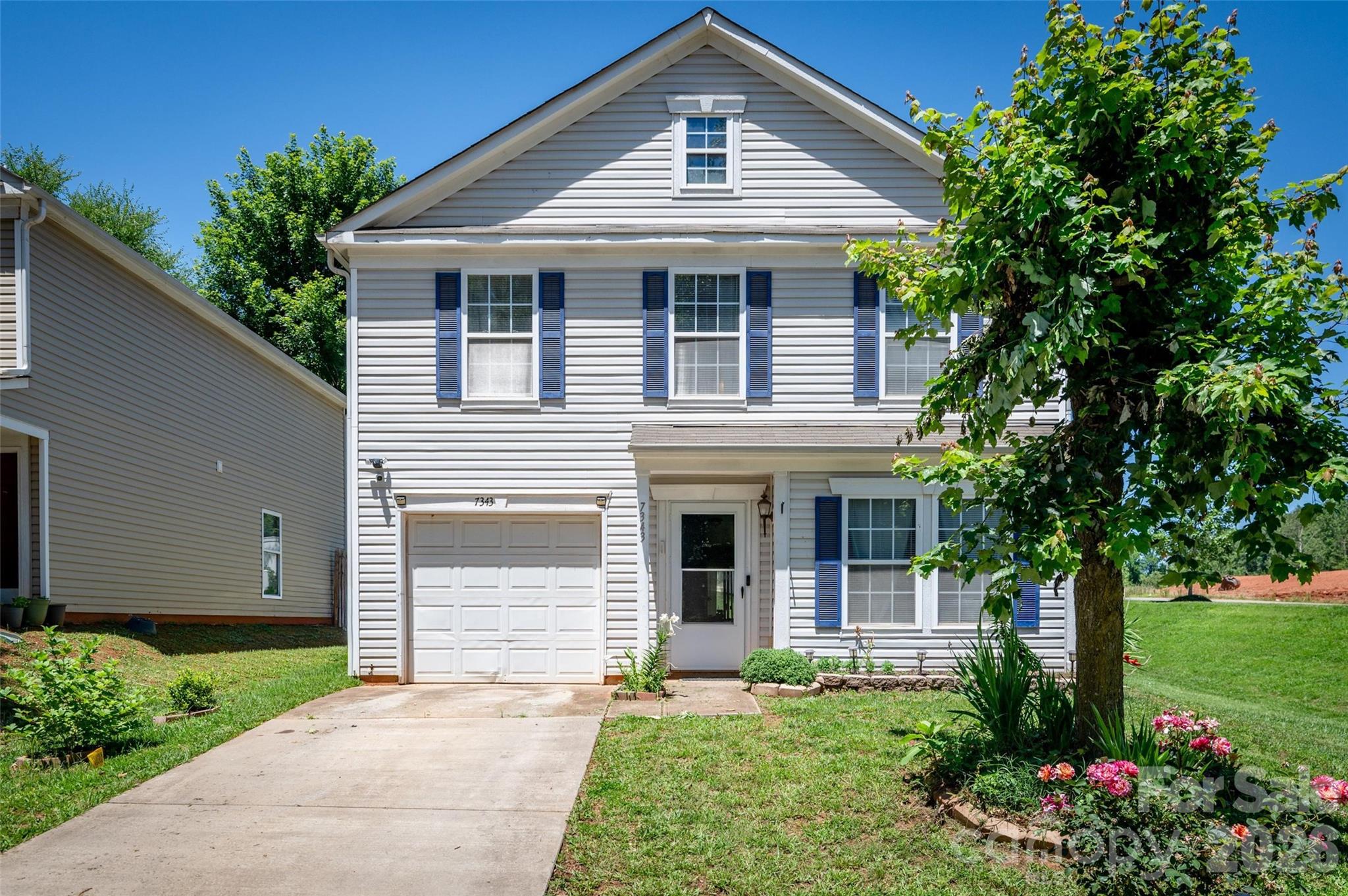 Home for sale at 7343 Fox Point Drive, Charlotte, NC — photo 1 of 22
