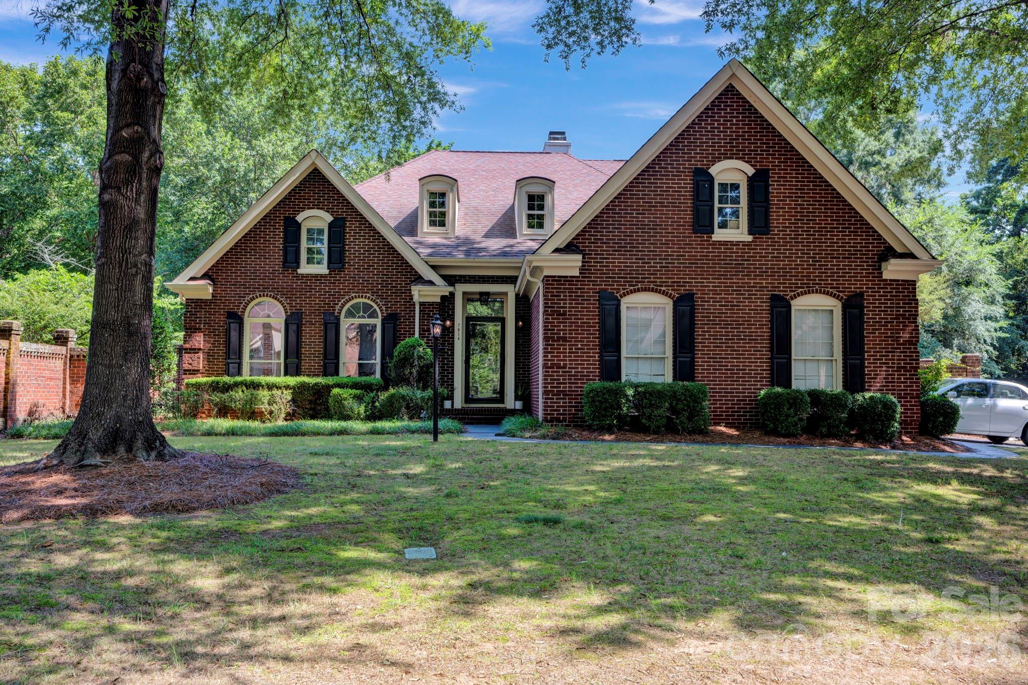 7014 Walton Heath Lane, Charlotte, NC