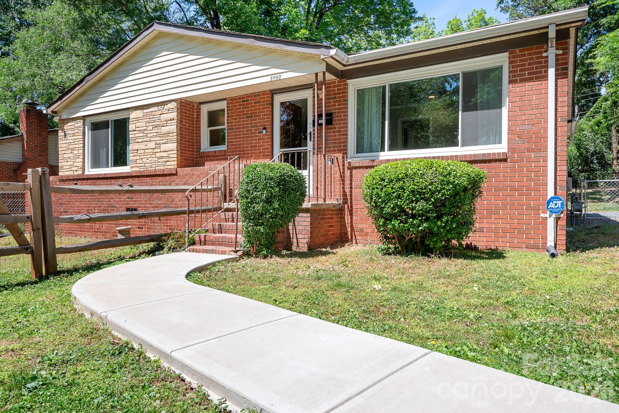 Home for sale at 3960 Bristol Drive, Charlotte, NC — photo 2 of 26
