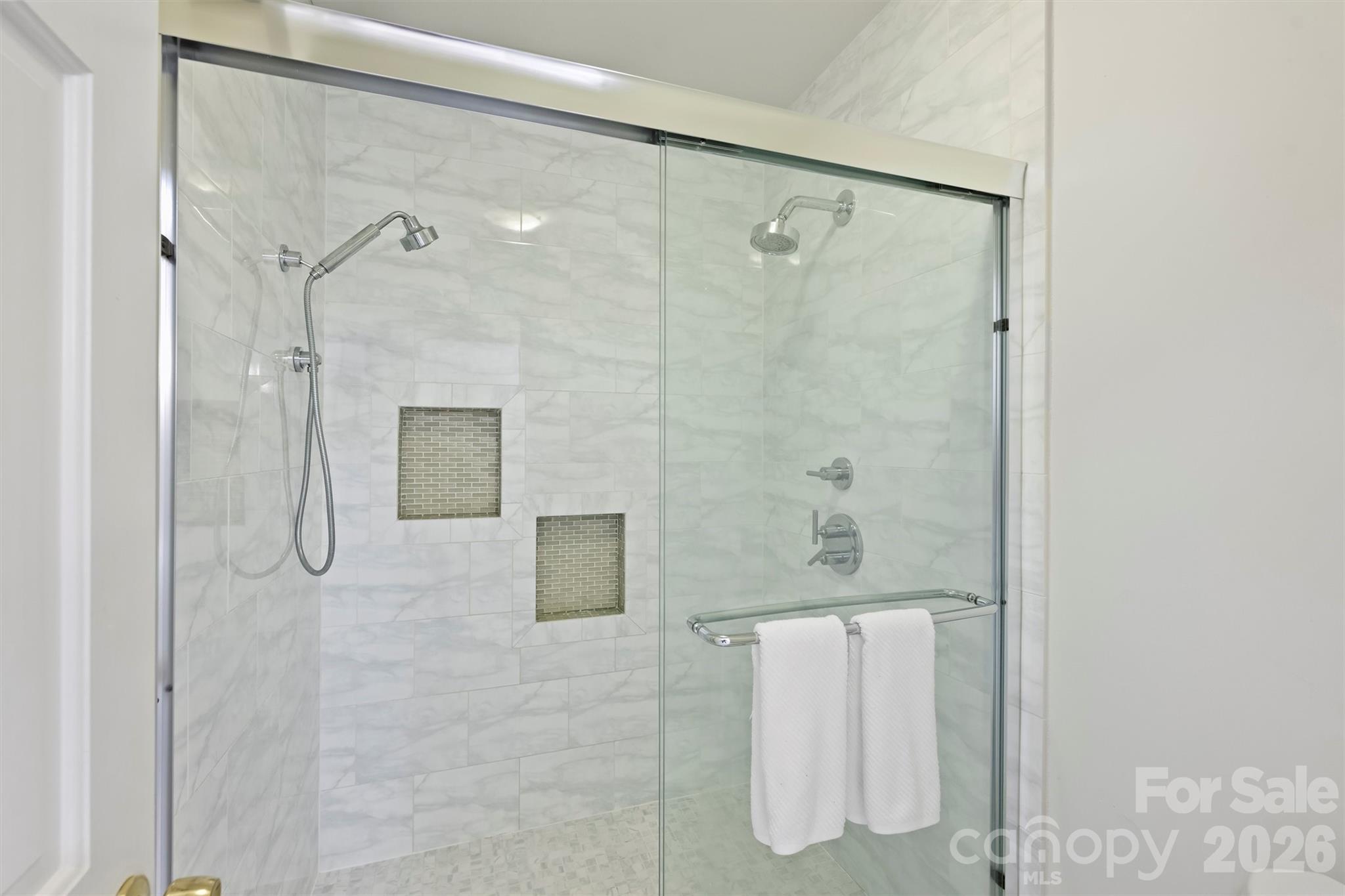 Photo 33 of 2320 Selwyn Avenue, Charlotte, NC