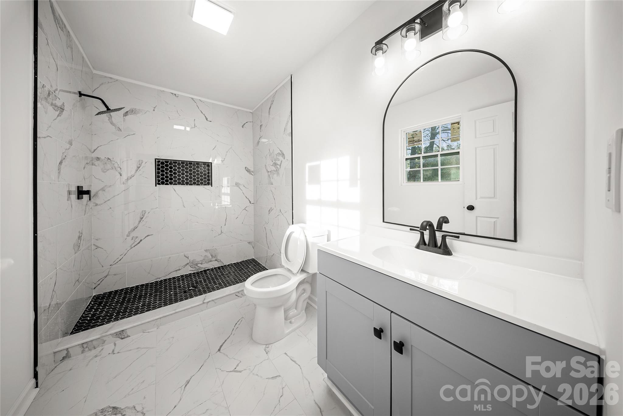 Photo 9 of 10107 Clairemore Place, Charlotte, NC