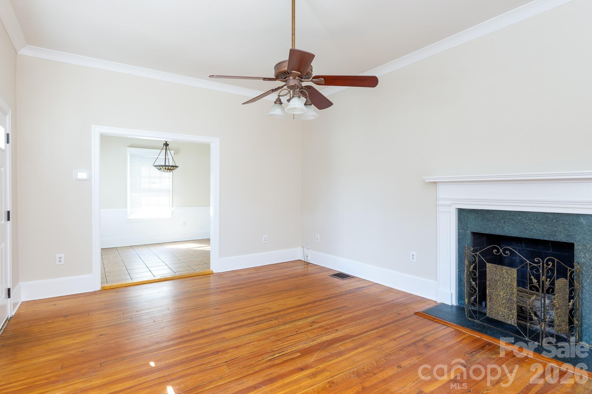 224 W 4th Avenue, Gastonia, NC - photo 8 of 33