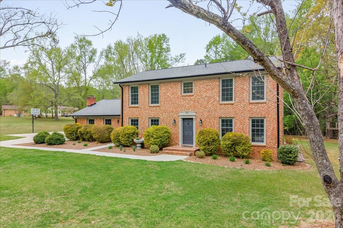 Photo 4 of 207 Williamsburg Lane, Wadesboro, NC