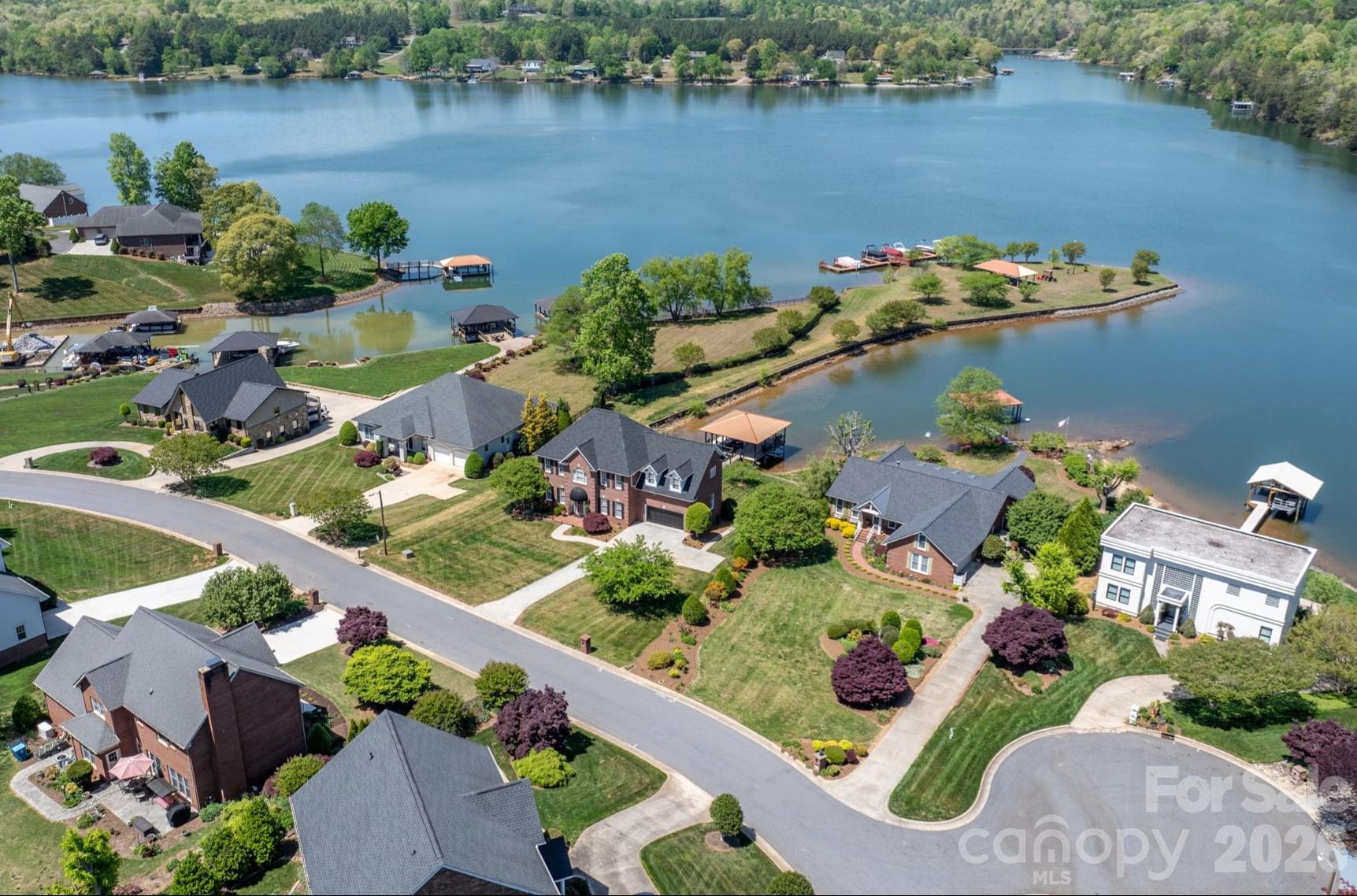 215 Iswa Drive, Taylorsville, NC