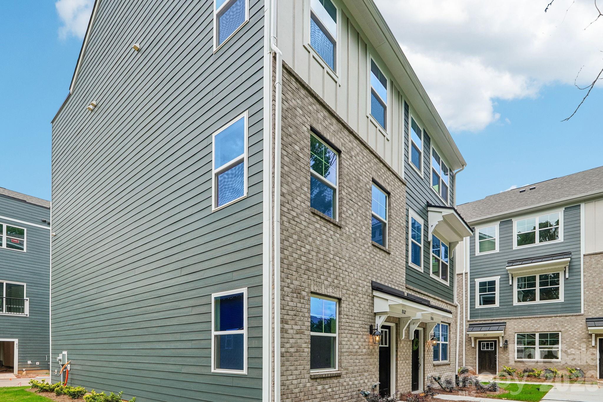 Photo 2 of 806 Hammers Lane, Charlotte, NC