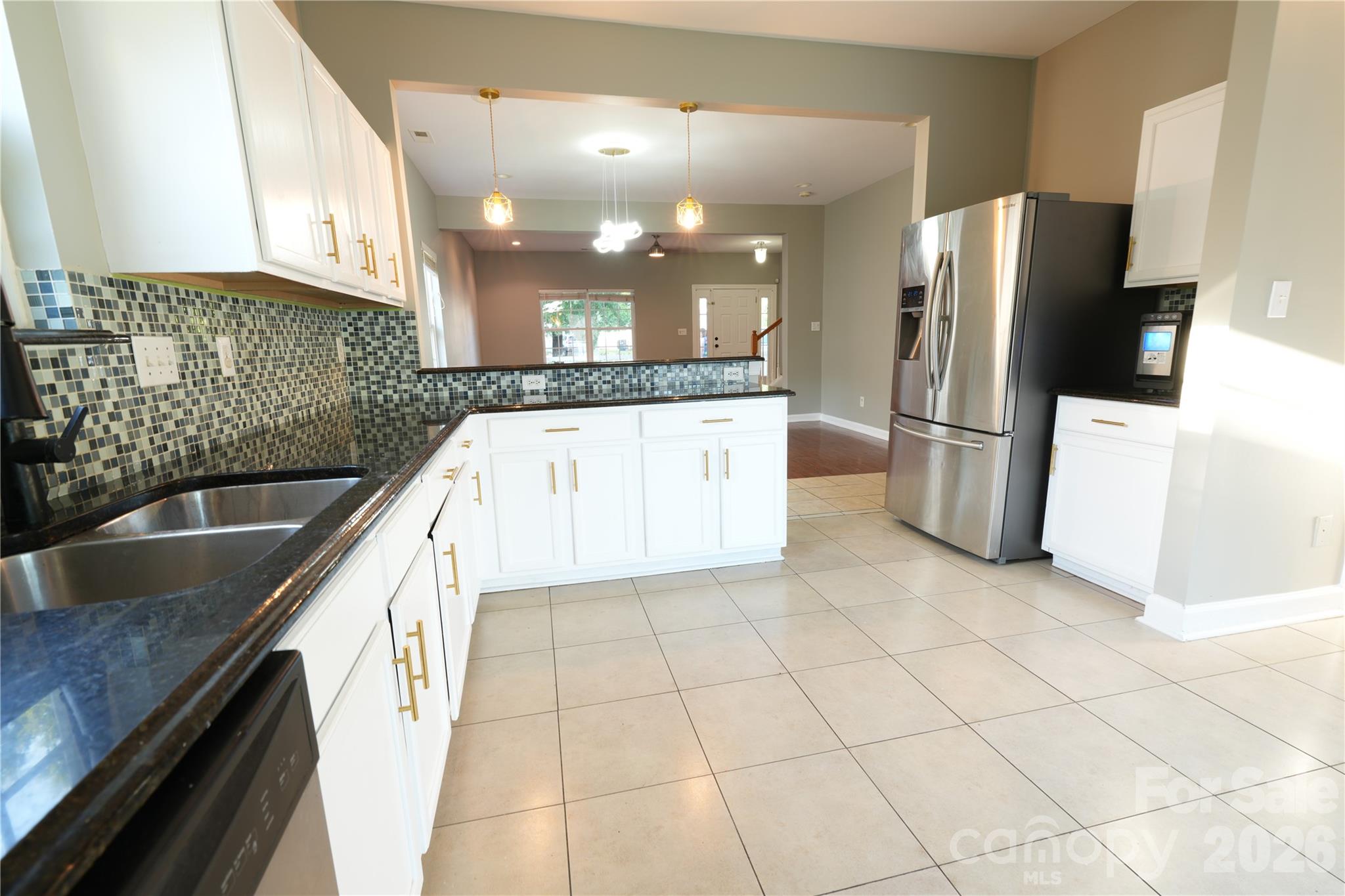 Photo 6 of 6410 Castlewynd Court, Charlotte, NC