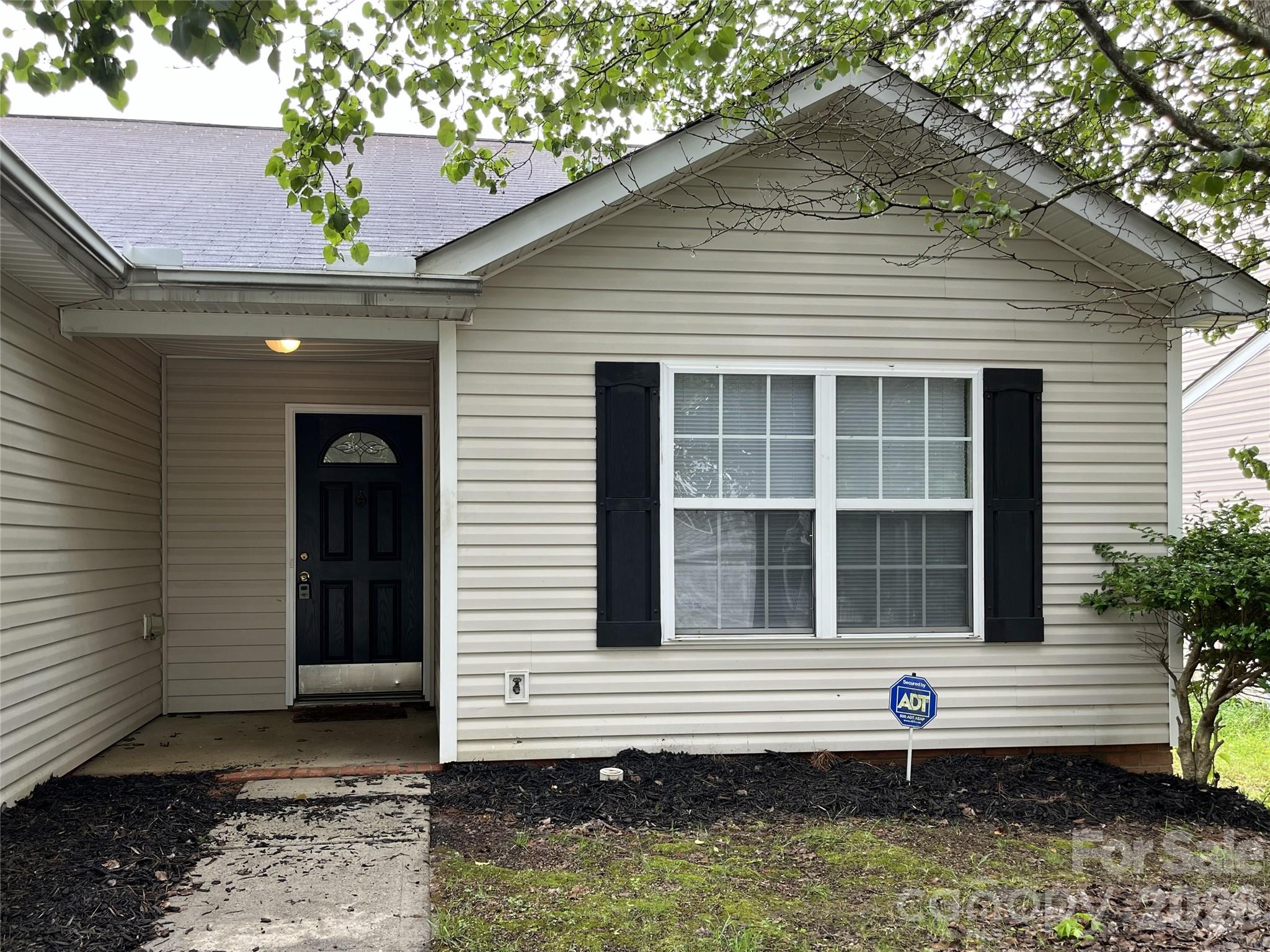 Photo 4 of 1404 Jordans Pond Lane, Charlotte, NC