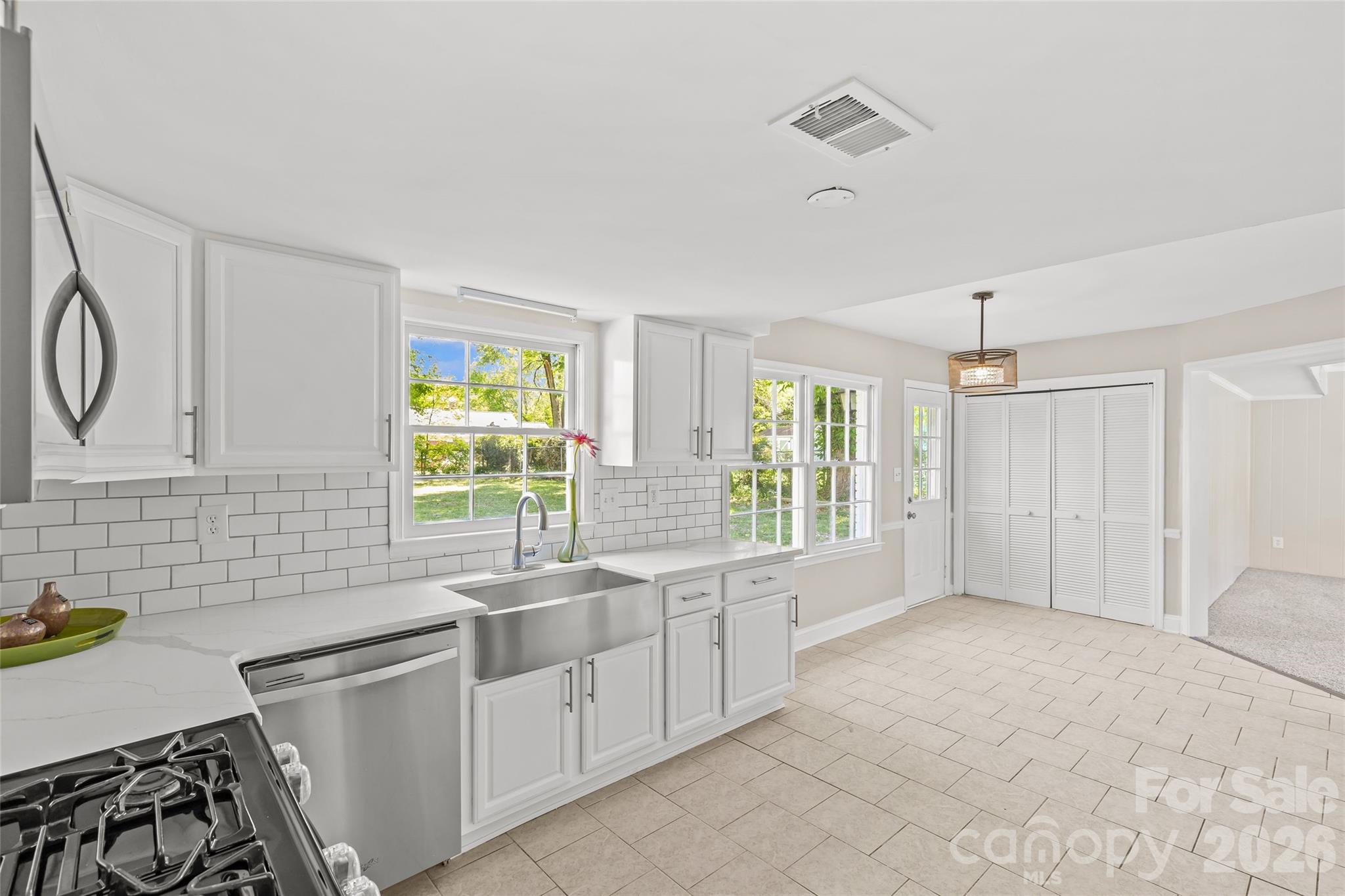 Photo 23 of 1401 Cedarwood Lane, Charlotte, NC