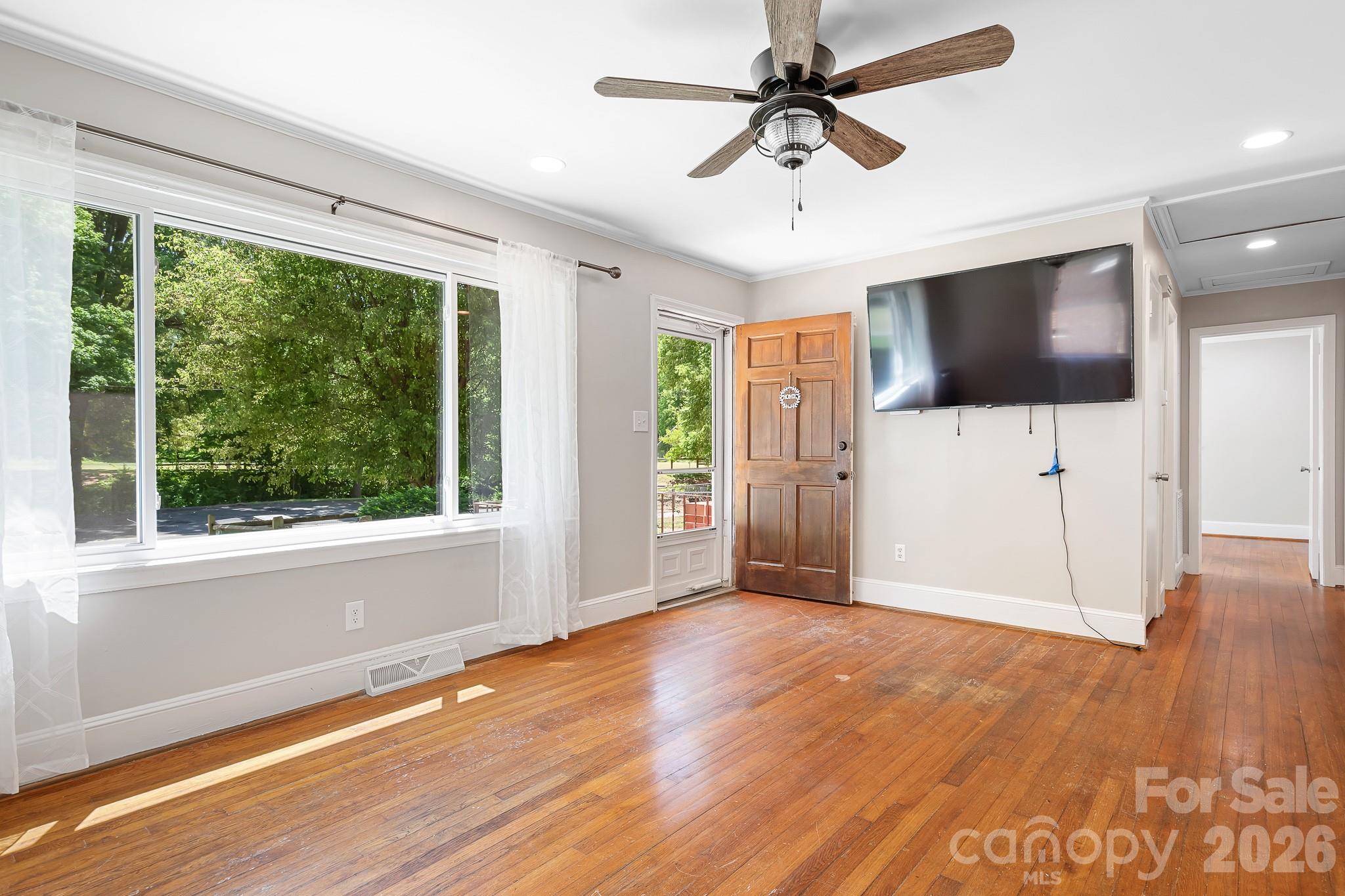Photo 4 of 3960 Bristol Drive, Charlotte, NC