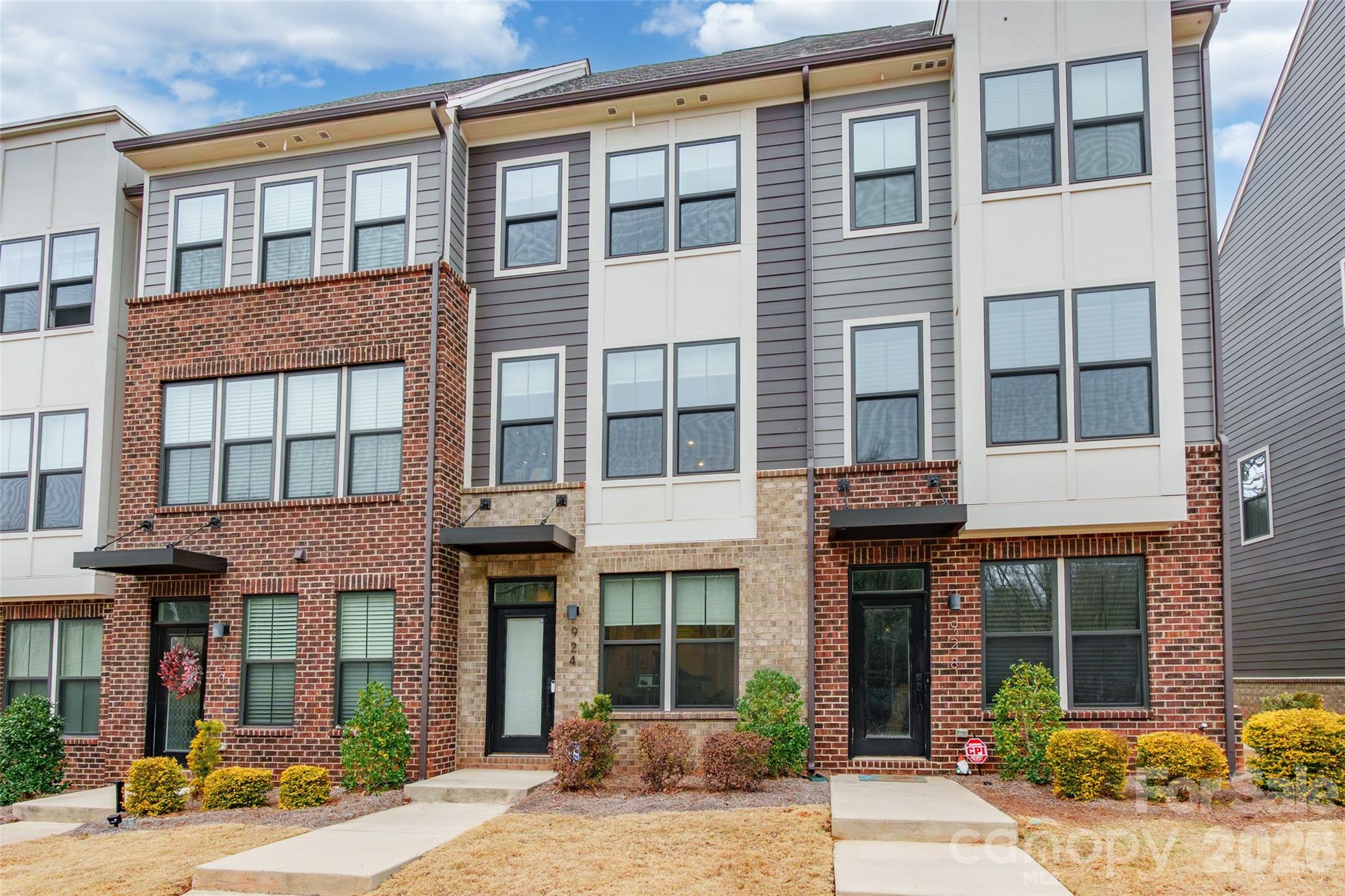 Photo 2 of 924 Broad River Lane, Charlotte, NC
