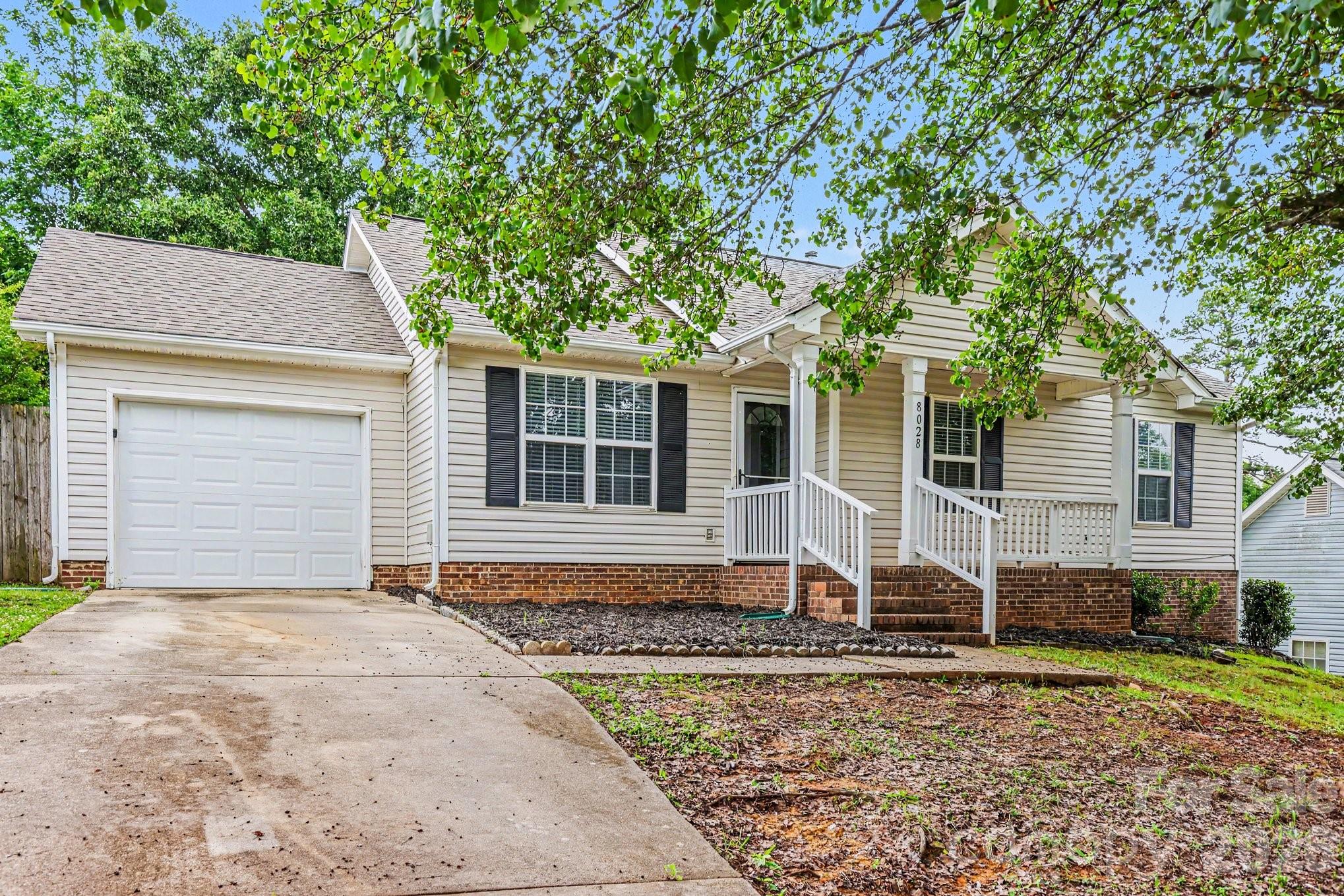Photo 2 of 8028 Lobilia Lane, Charlotte, NC
