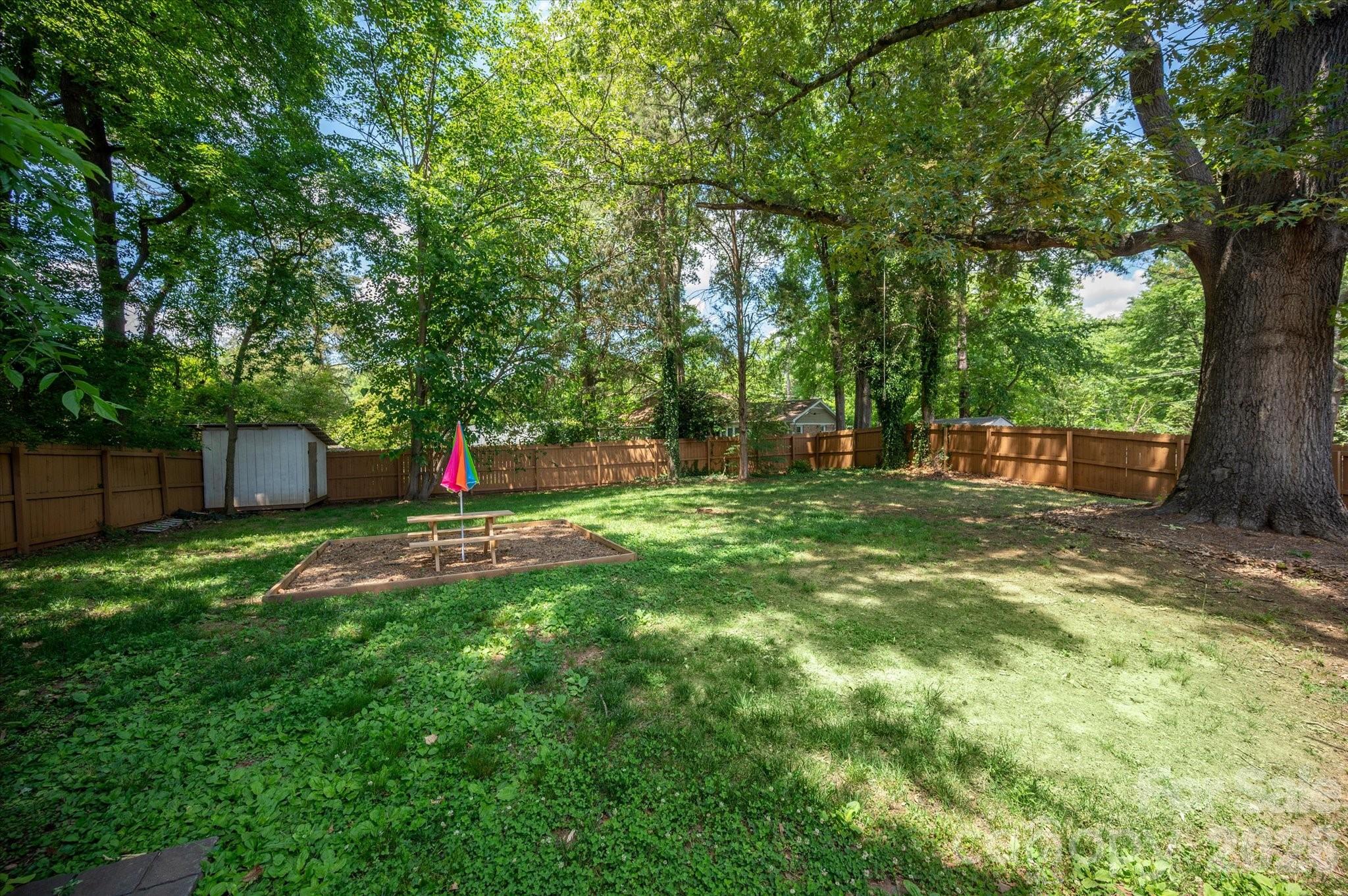 6912 Woodstock Drive, Charlotte, NC - photo 27 of 31