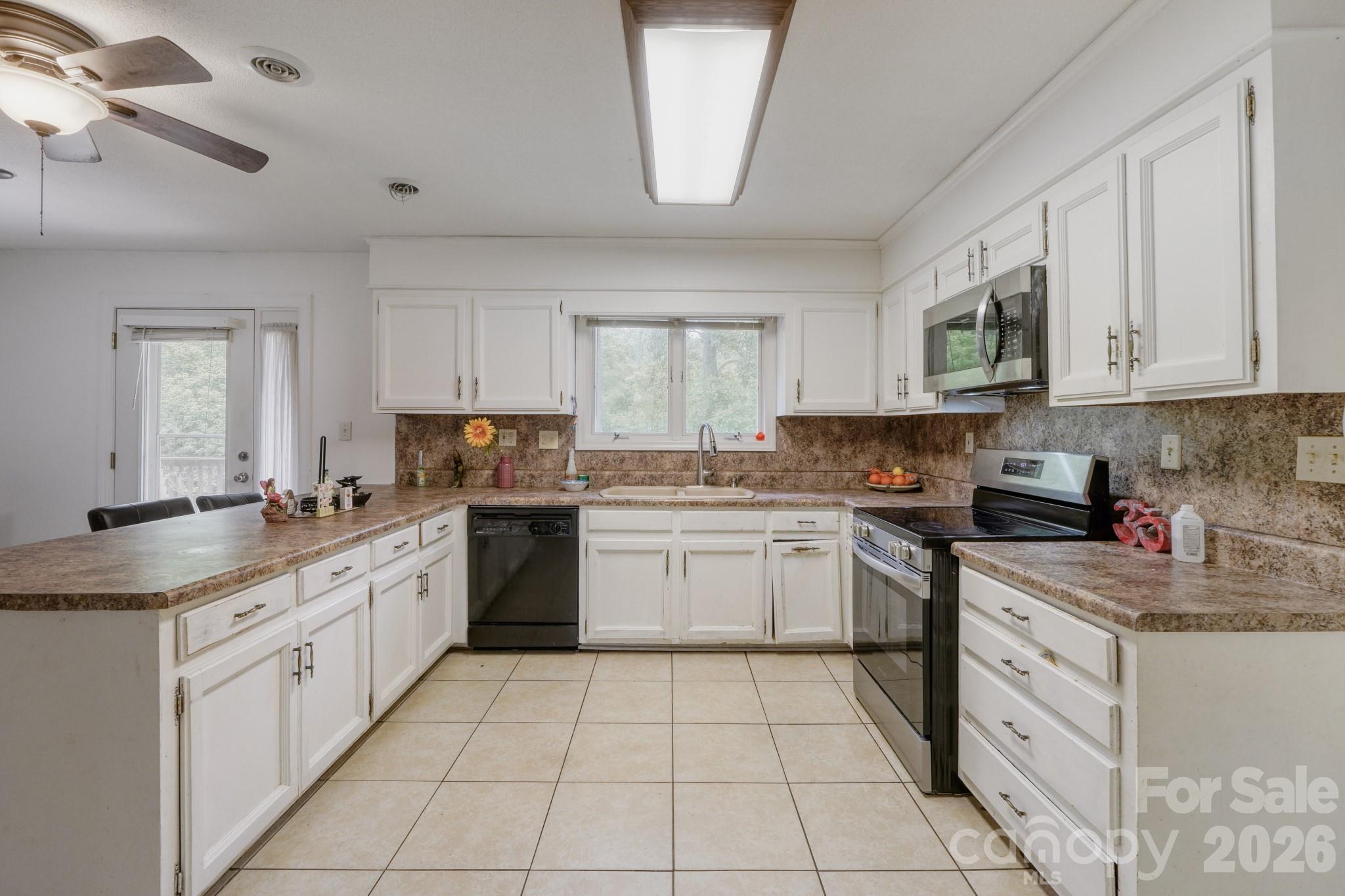 Photo 5 of 121 Edgerly Court, Charlotte, NC