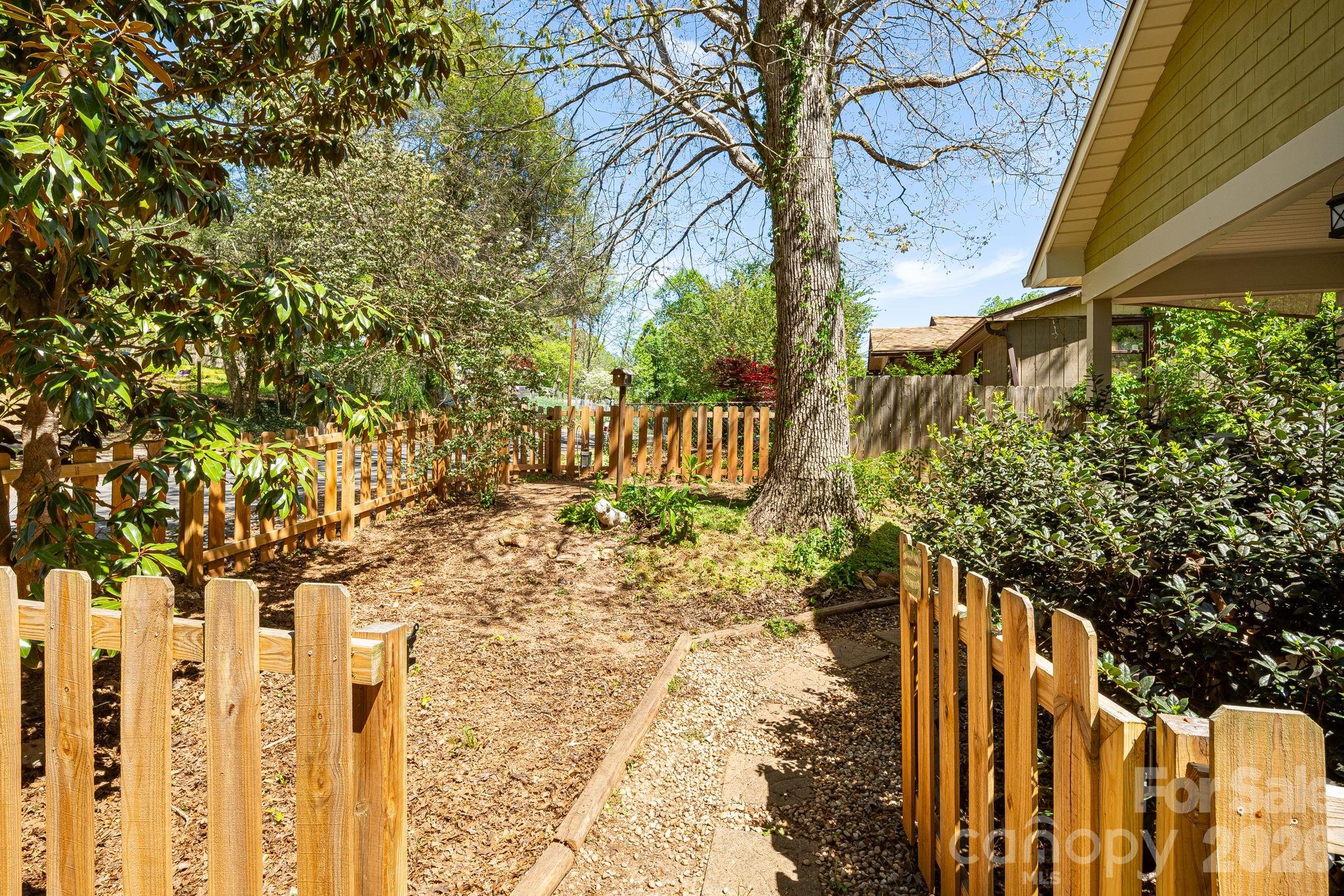 218 Appalachian Way, Asheville, NC - photo 4 of 32