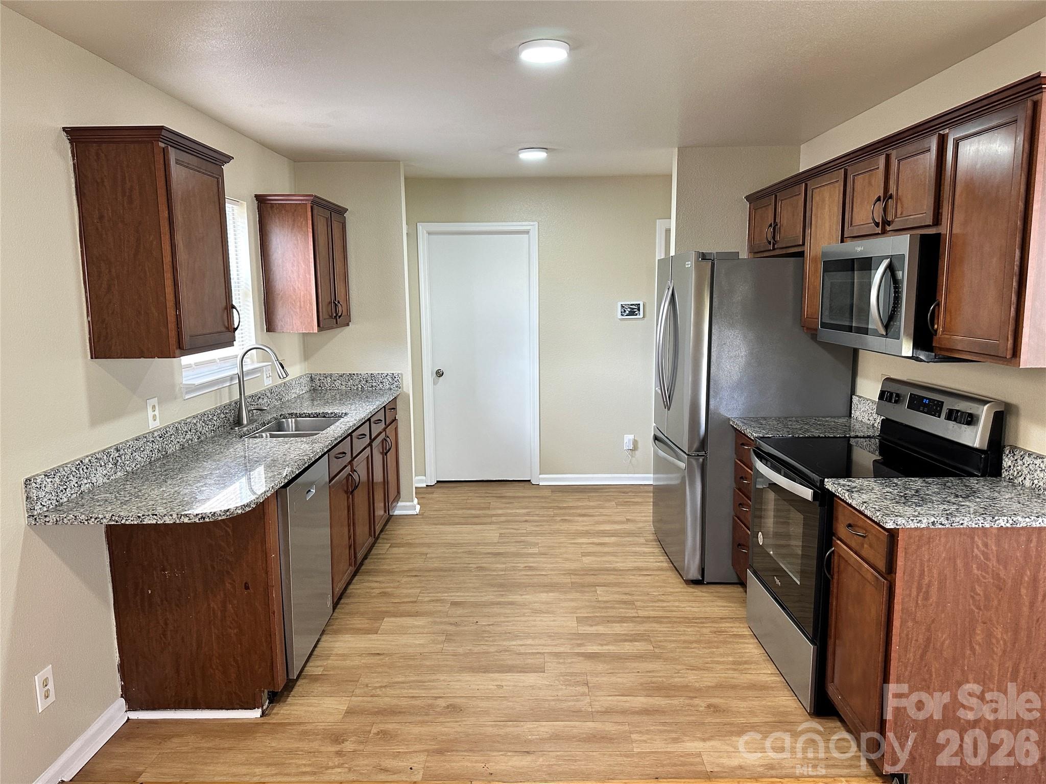 3042 Meadow Knoll Drive, Charlotte, NC - photo 6 of 21