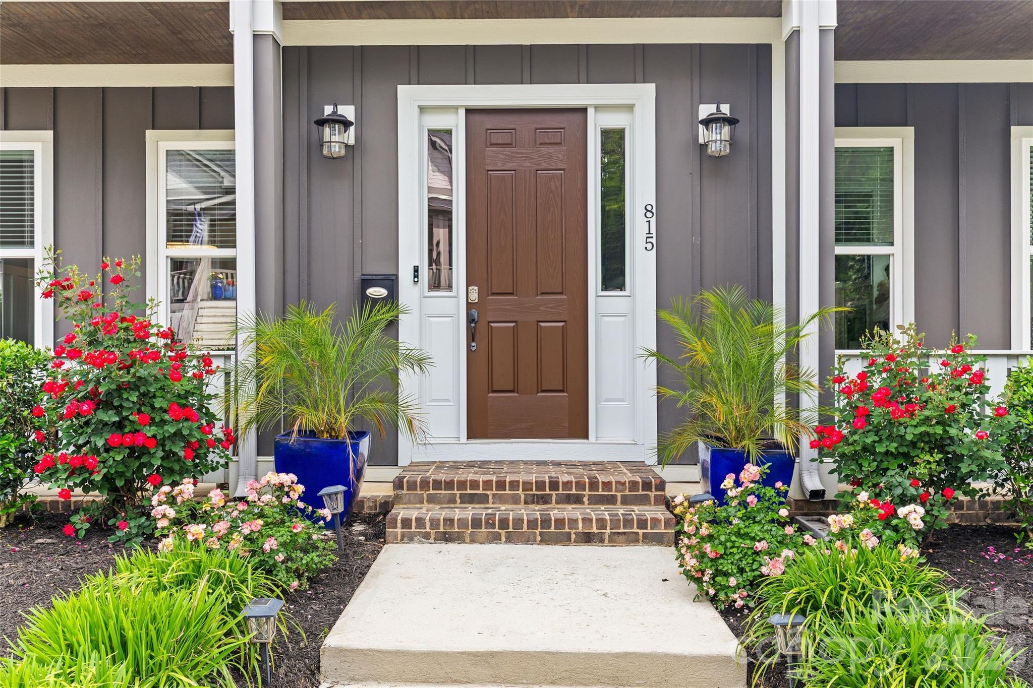 815 W Kingston Avenue, Charlotte, NC - photo 3 of 49