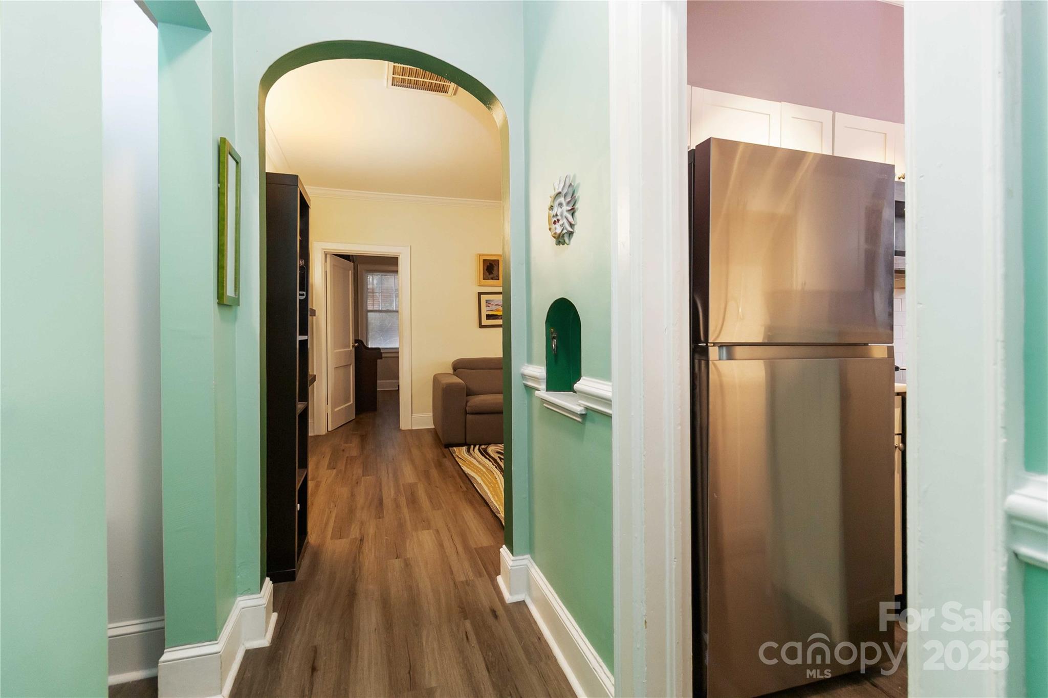 Photo 6 of 811 E Morehead Street6, Charlotte, NC