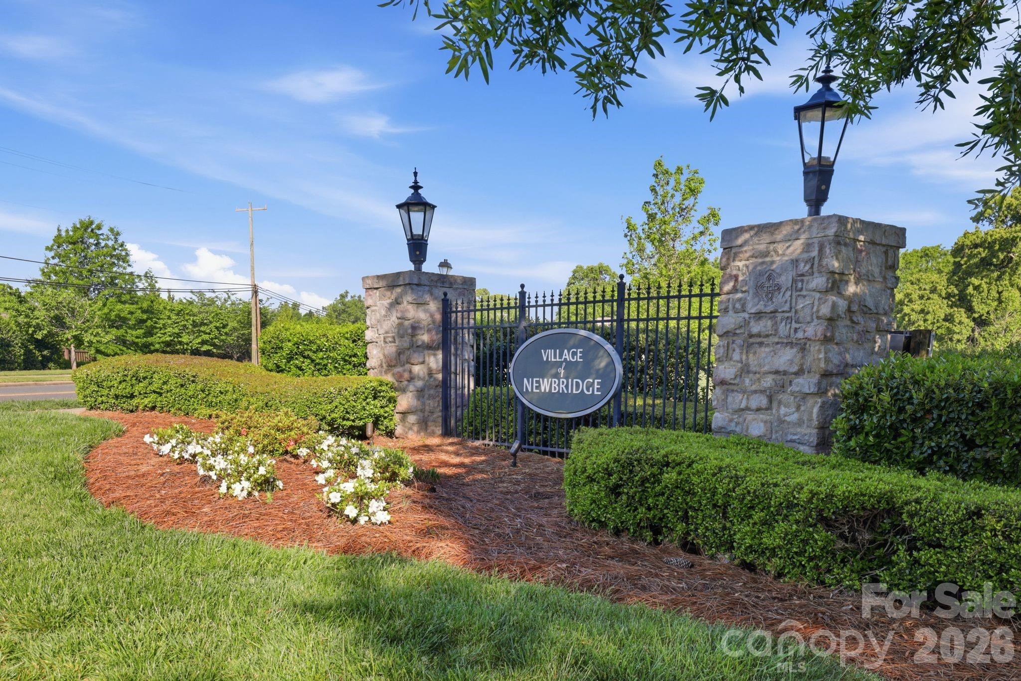 Photo 3 of 10122 Whiteburn Court, Charlotte, NC