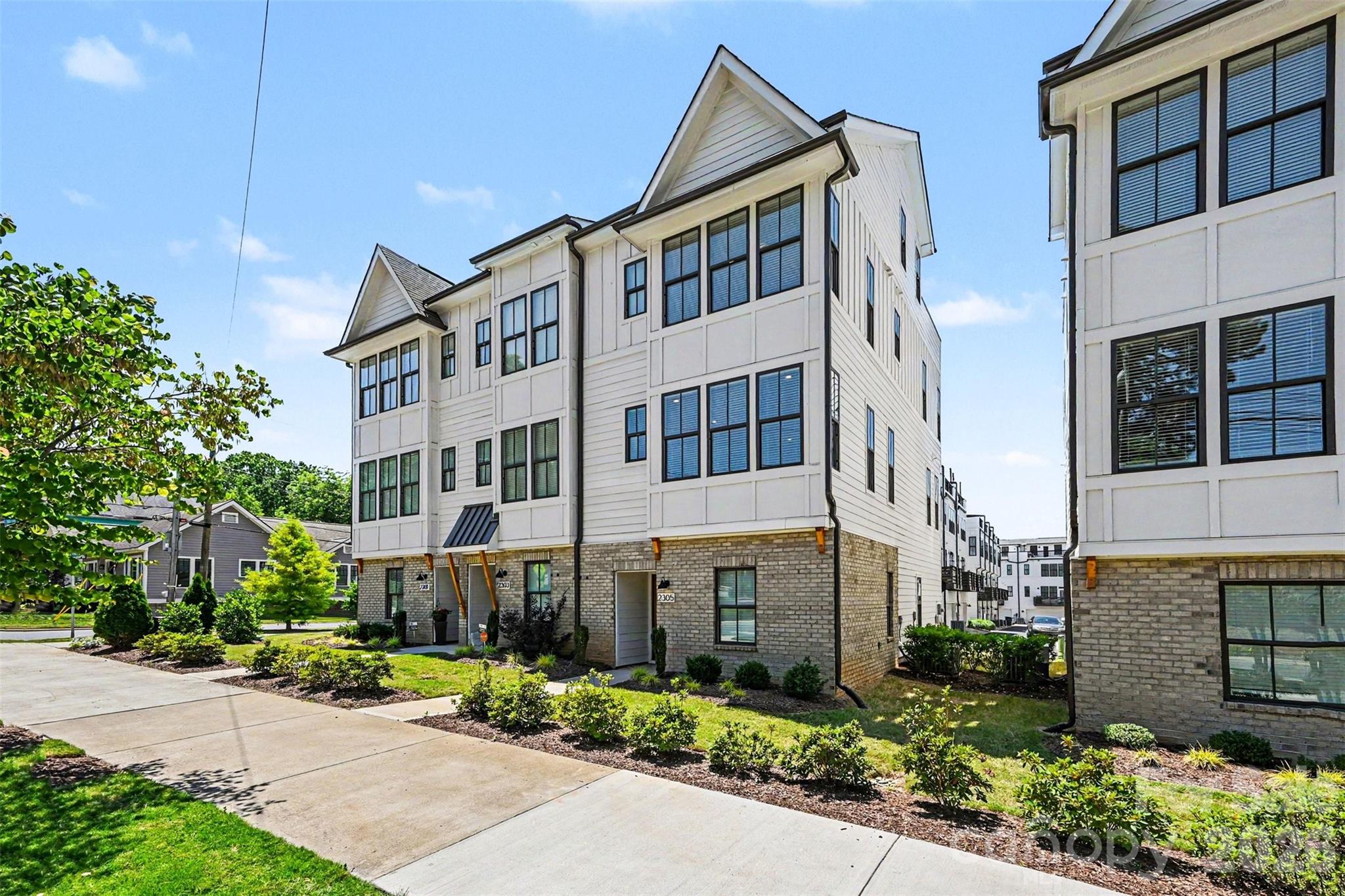 2305 Rozzelles Ferry Road, Charlotte, NC - photo 1 of 1
