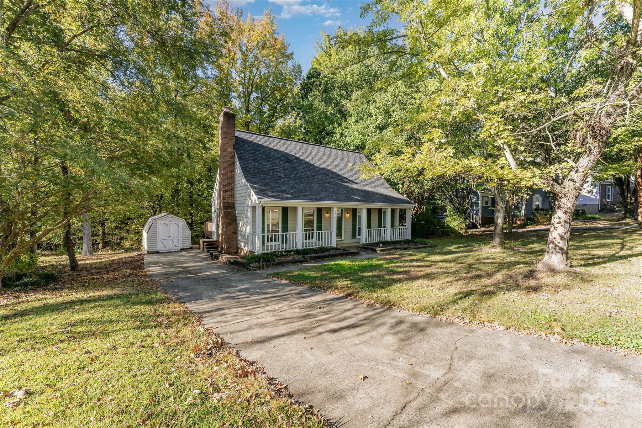 Photo 2 of 2319 Oak Leigh Drive, Charlotte, NC