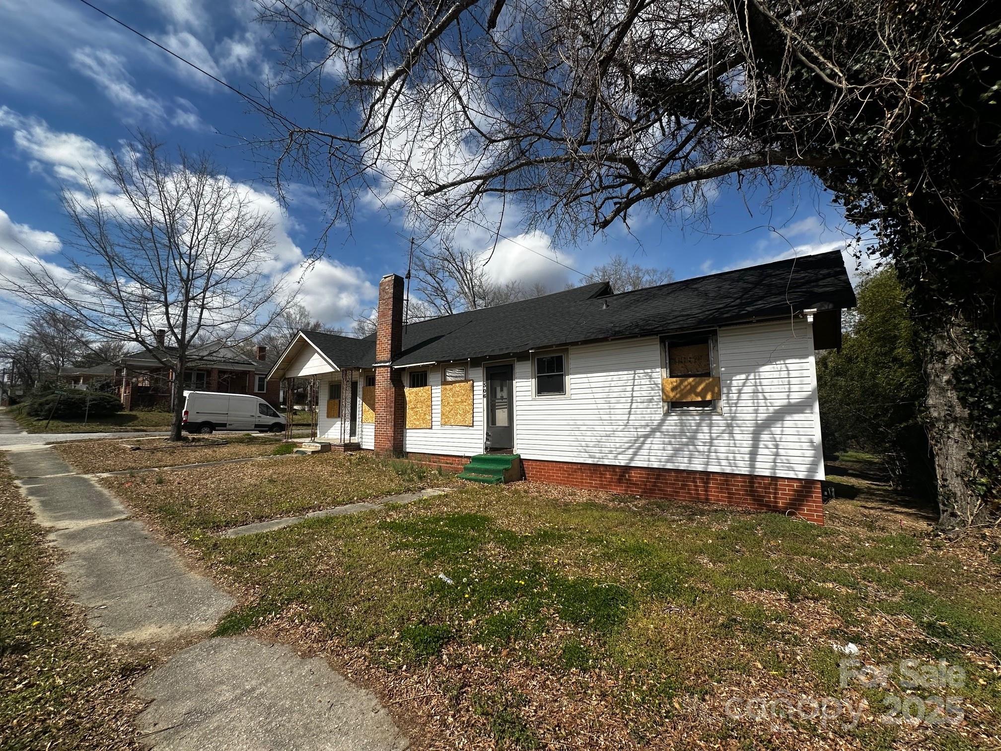 Photo 3 of 306 E Arch Street, Lancaster, SC